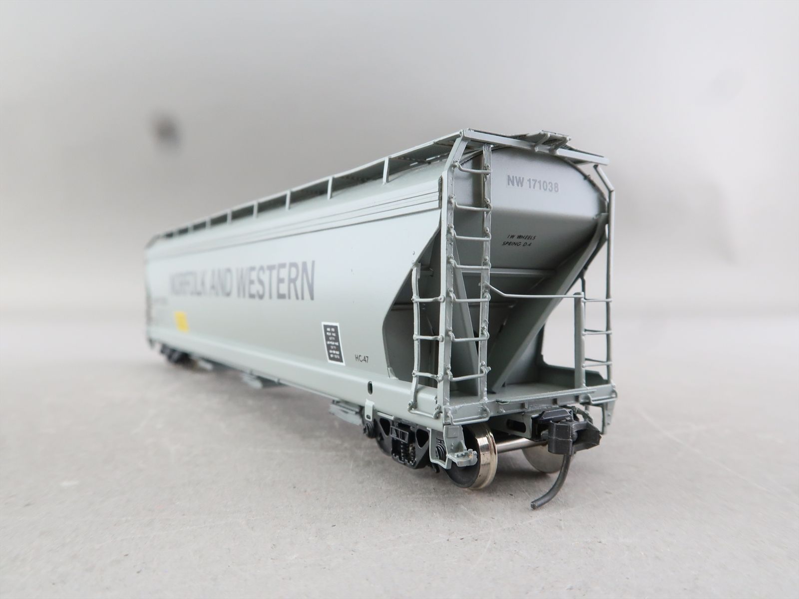 HO Brass Model - OMI 3093 N&W Norfolk & Western ACF 3 Bay Centerflow ...