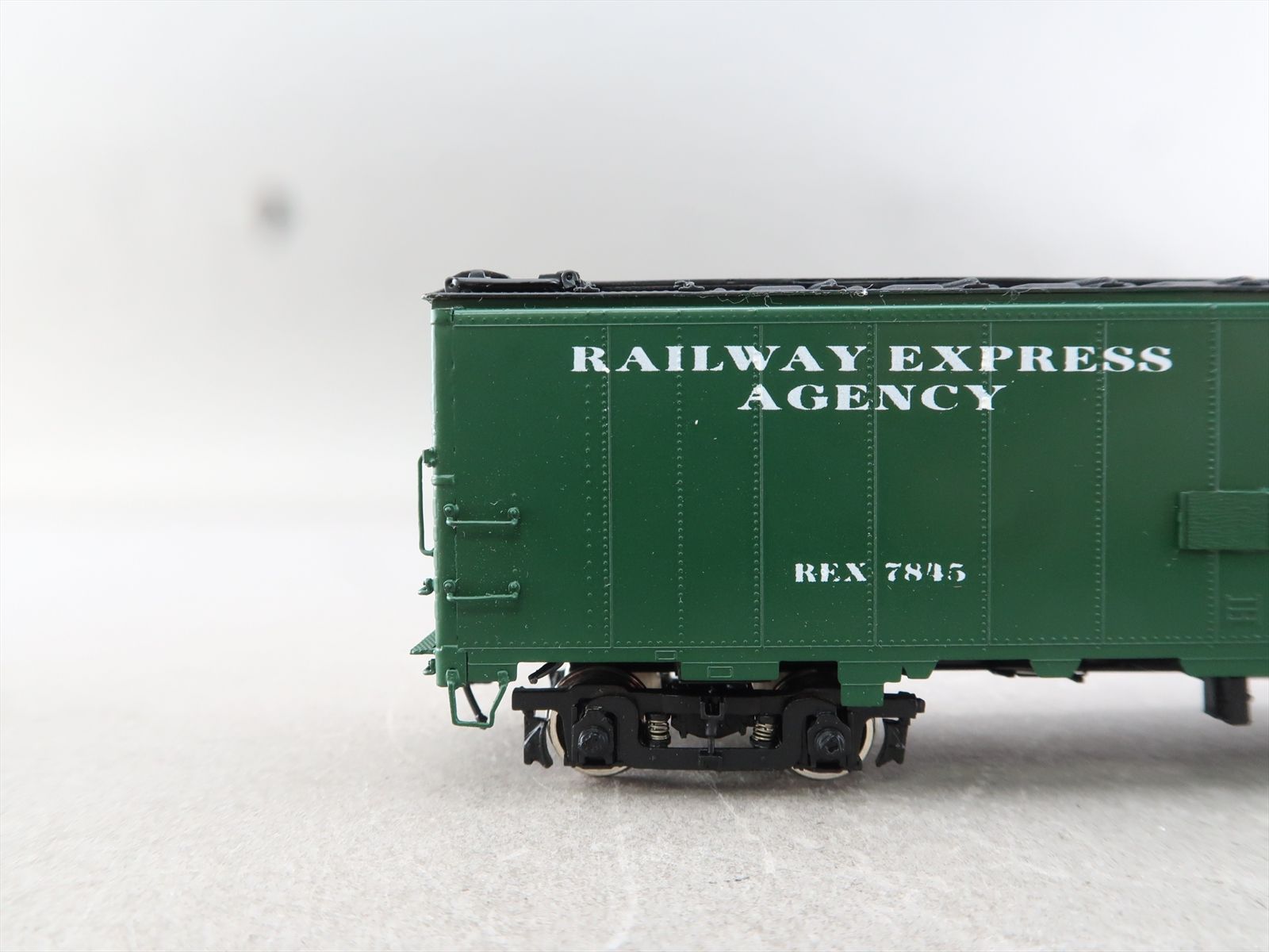 HO Brass Model - CIL 2068.1 REA Railway Express Agency 52' Reefer REX ...