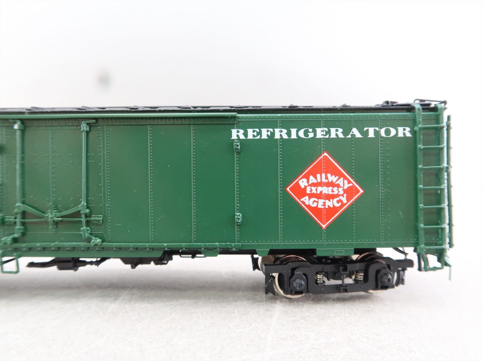 HO Brass Model - CIL 2068.1 REA Railway Express Agency 52' Reefer REX ...