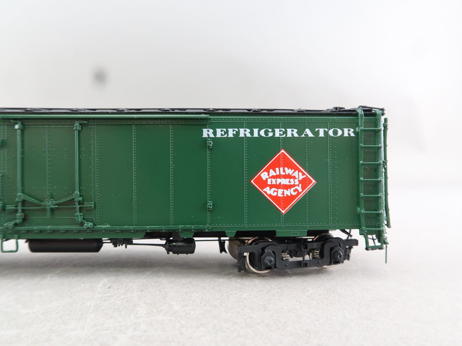 HO Brass Model - CIL 2068.1 REA Railway Express Agency 52' Reefer REX ...