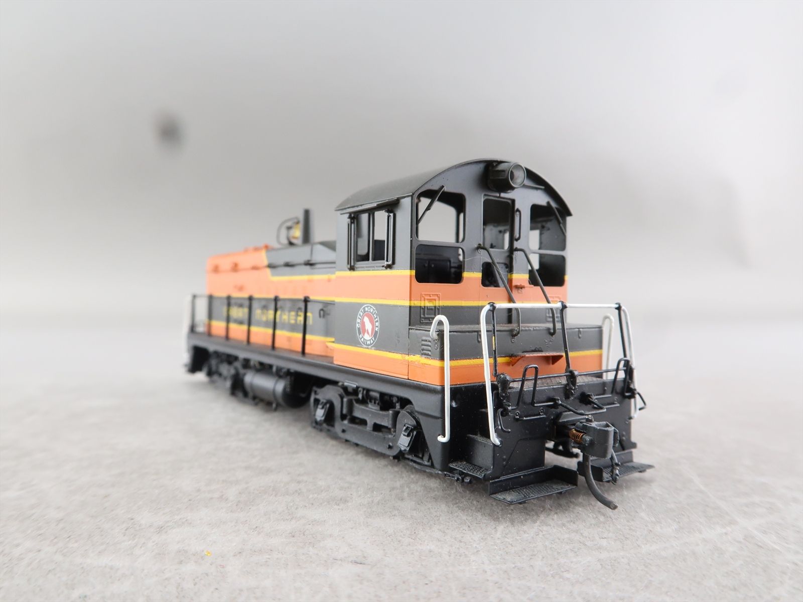 HO Brass Model - Oriental GN Great Northern EMD NW-2 Phase III Switcher ...