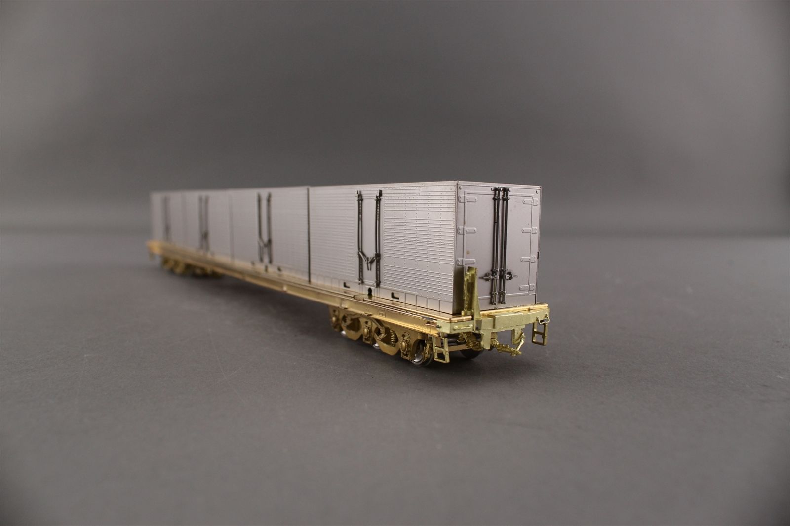 HO Brass Model - TCY 0447 AT&SF Santa Fe Mail Container Flat Car w/ 4 ...