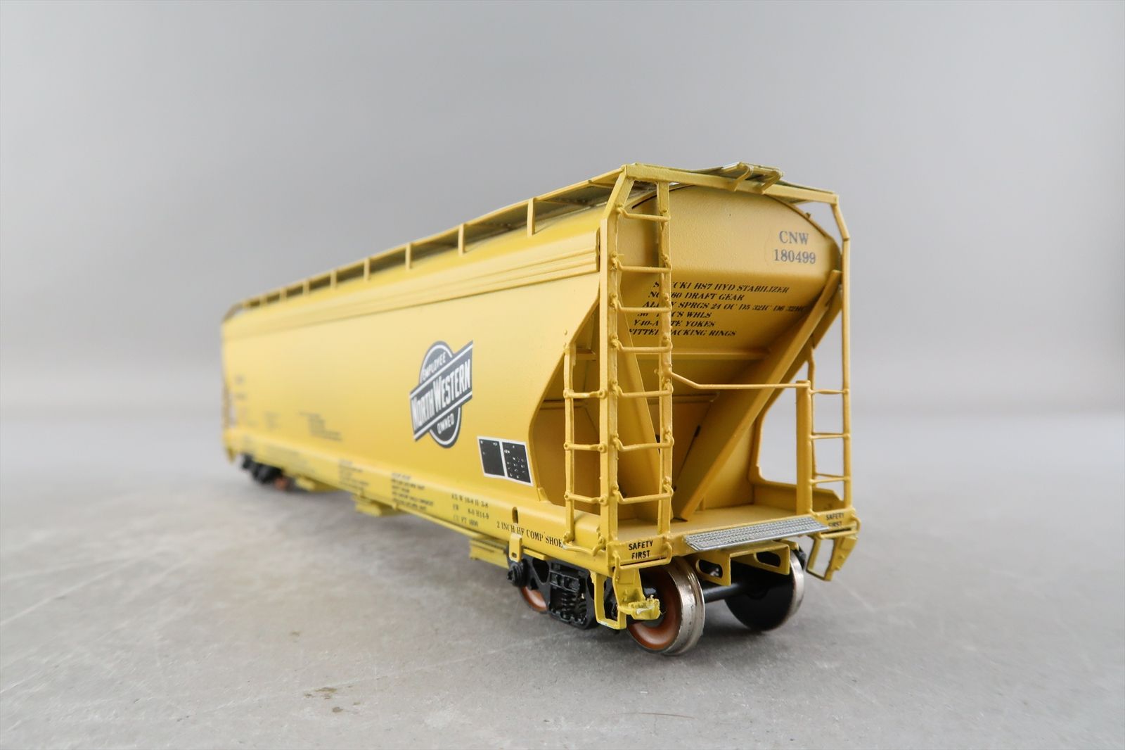 HO Brass Model - OMI 3093 C&NW Chicago & Northwestern ACF 3 Bay ...