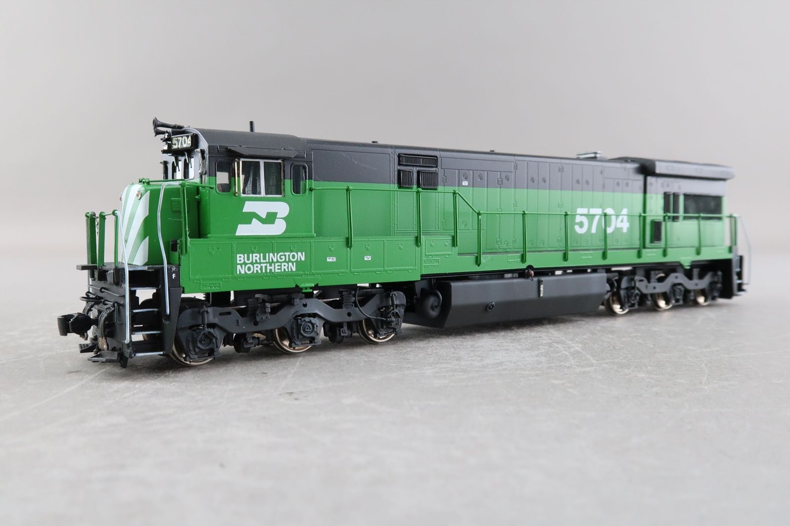 HO Brass Model - OMI 1963 BN Burlington Northern U33C #5704 - Custom - 1987 Run - Ajin