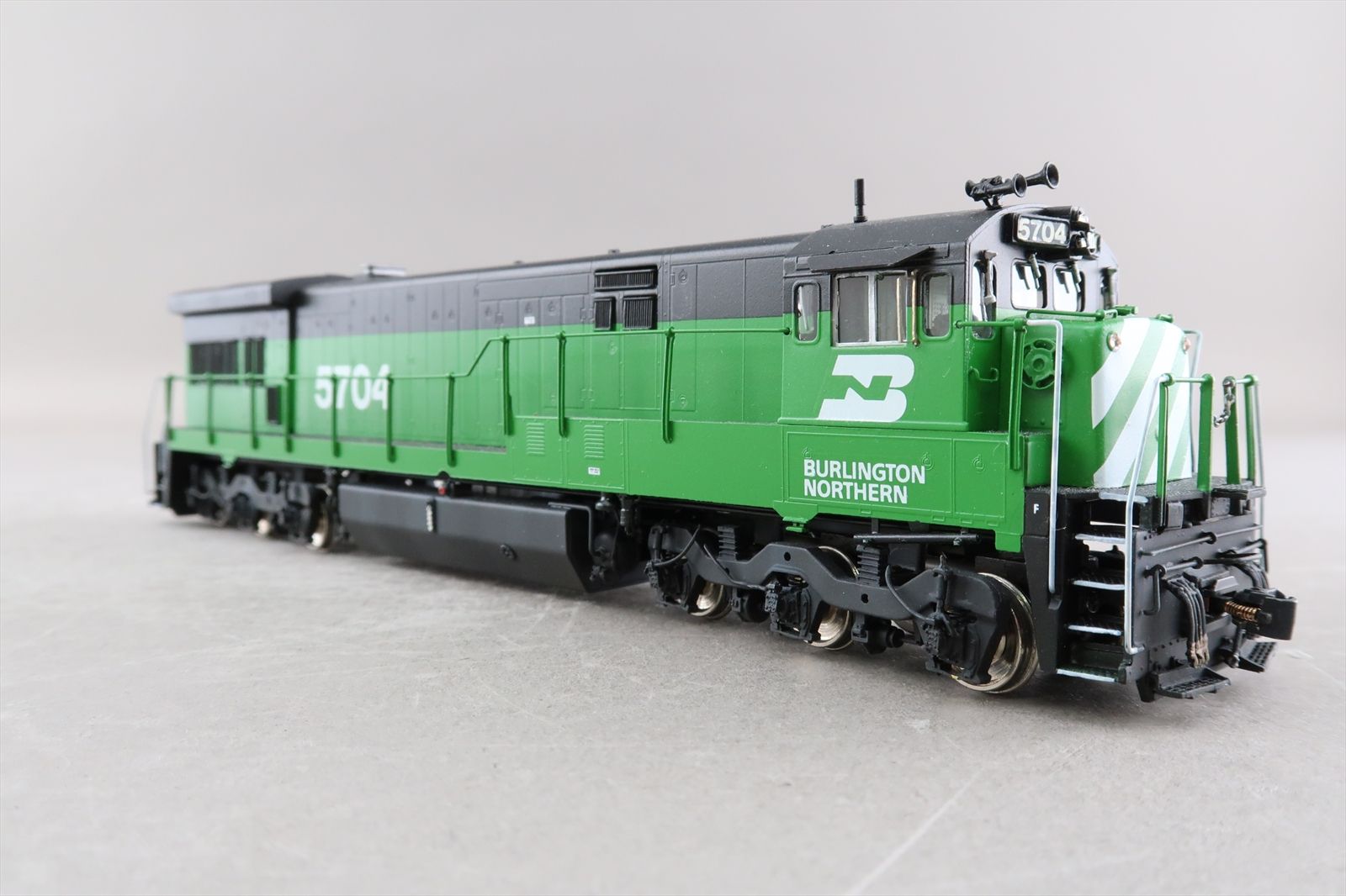 HO Brass Model - OMI 1963 BN Burlington Northern U33C #5704 - Custom - 1987 Run - Ajin