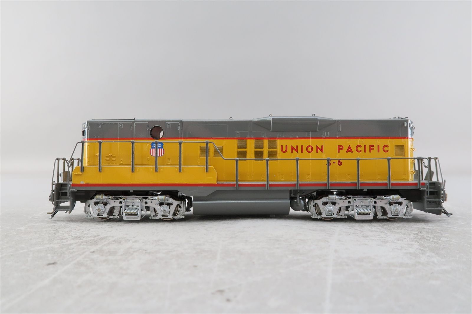 HO Brass Model - OMI 5478 UP Union Pacific GP9 Slug #S-6 - Pro Paint - 1991 Run - Ajin