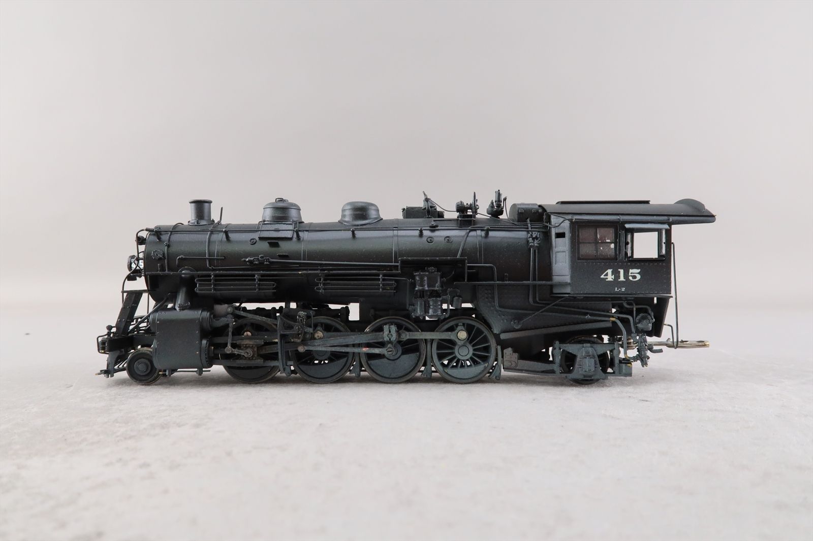 HO Brass Model - NPP Milwaukee Road L-2 2-8-2 Footboard Pilot #415 ...