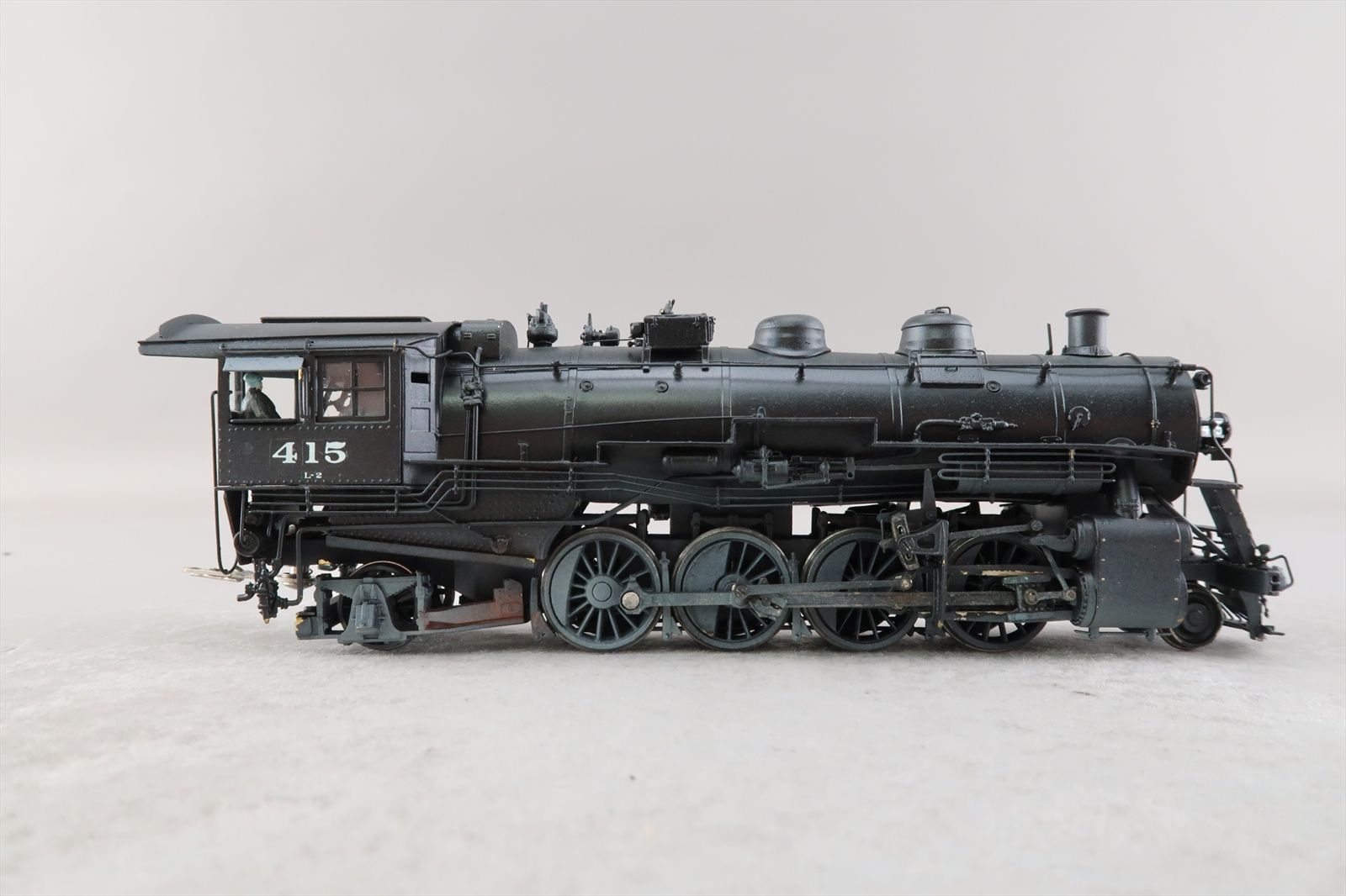 HO Brass Model - NPP Milwaukee Road L-2 2-8-2 Footboard Pilot #415 ...