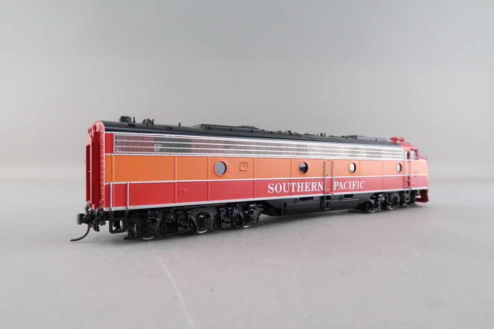 HO Brass Model - Oriental SP Southern Pacific E9 E9A 2400HP Daylight - F/P - 1989 Run - Samhongsa