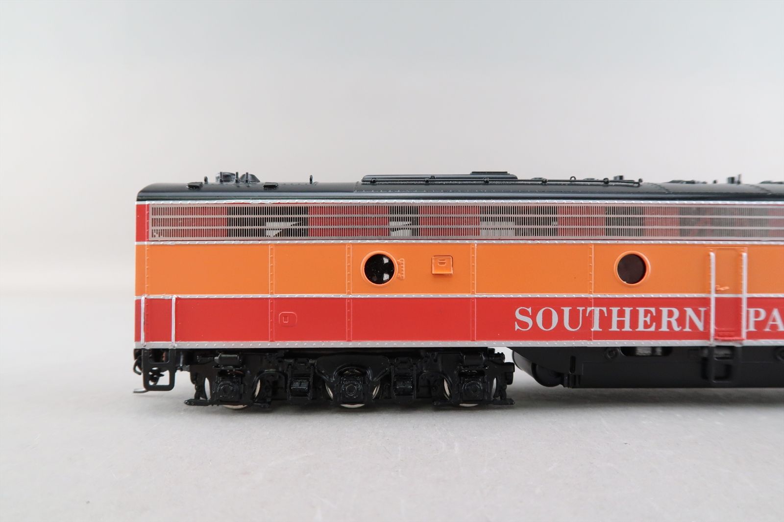 HO Brass Model - Oriental SP Southern Pacific E9 E9A 2400HP Daylight - F/P - 1989 Run - Samhongsa