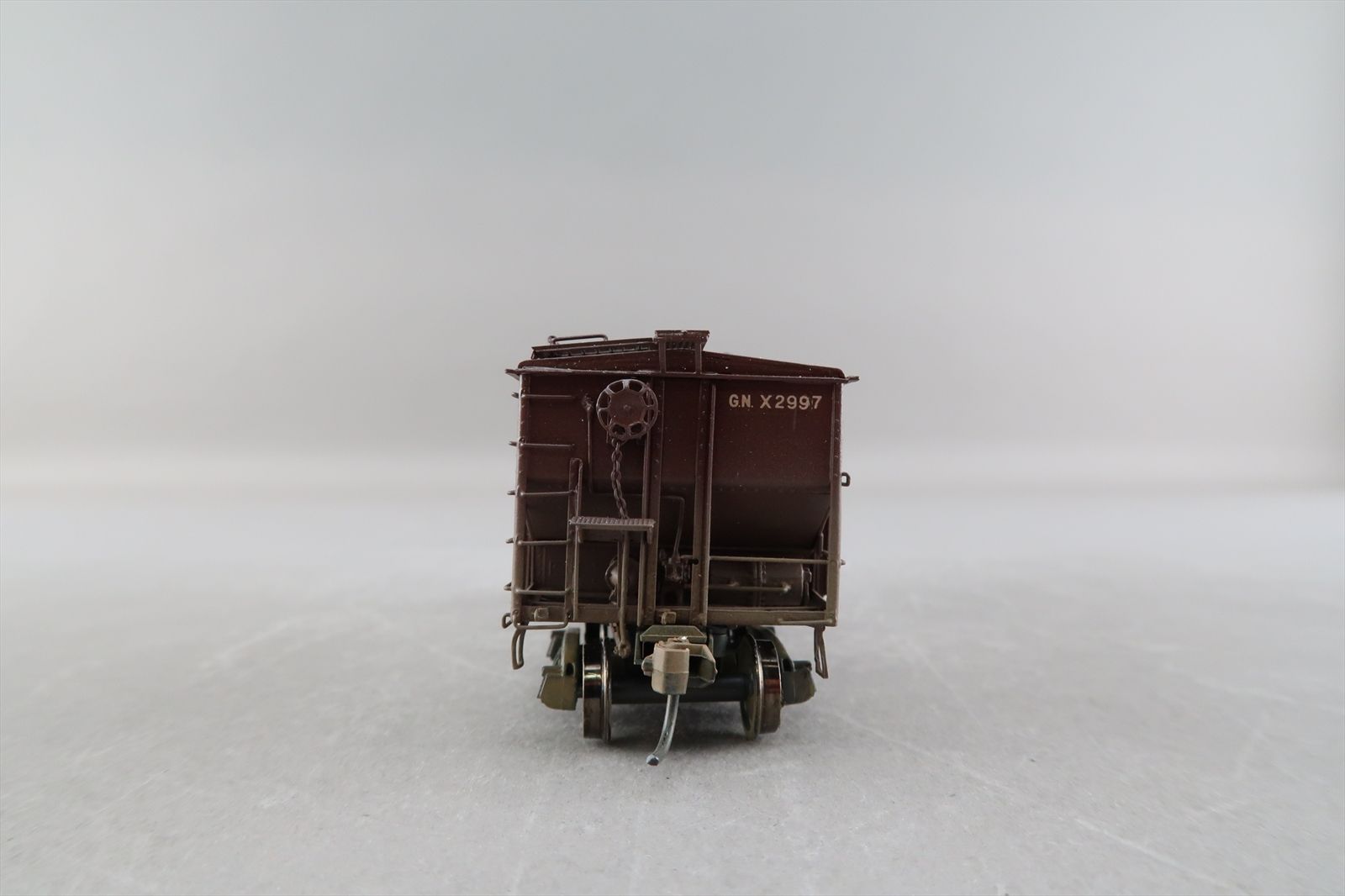 HO Brass Model - OMI 3077 GN Great Northern Sand Car 8 Square Roof ...