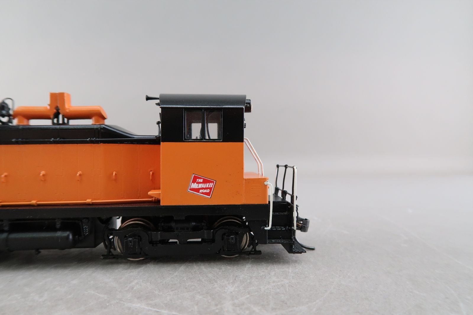 HO Brass Model - OMI 6193 Milwaukee Road NW-2 #672 - Custom - 1991 Run - Ajin