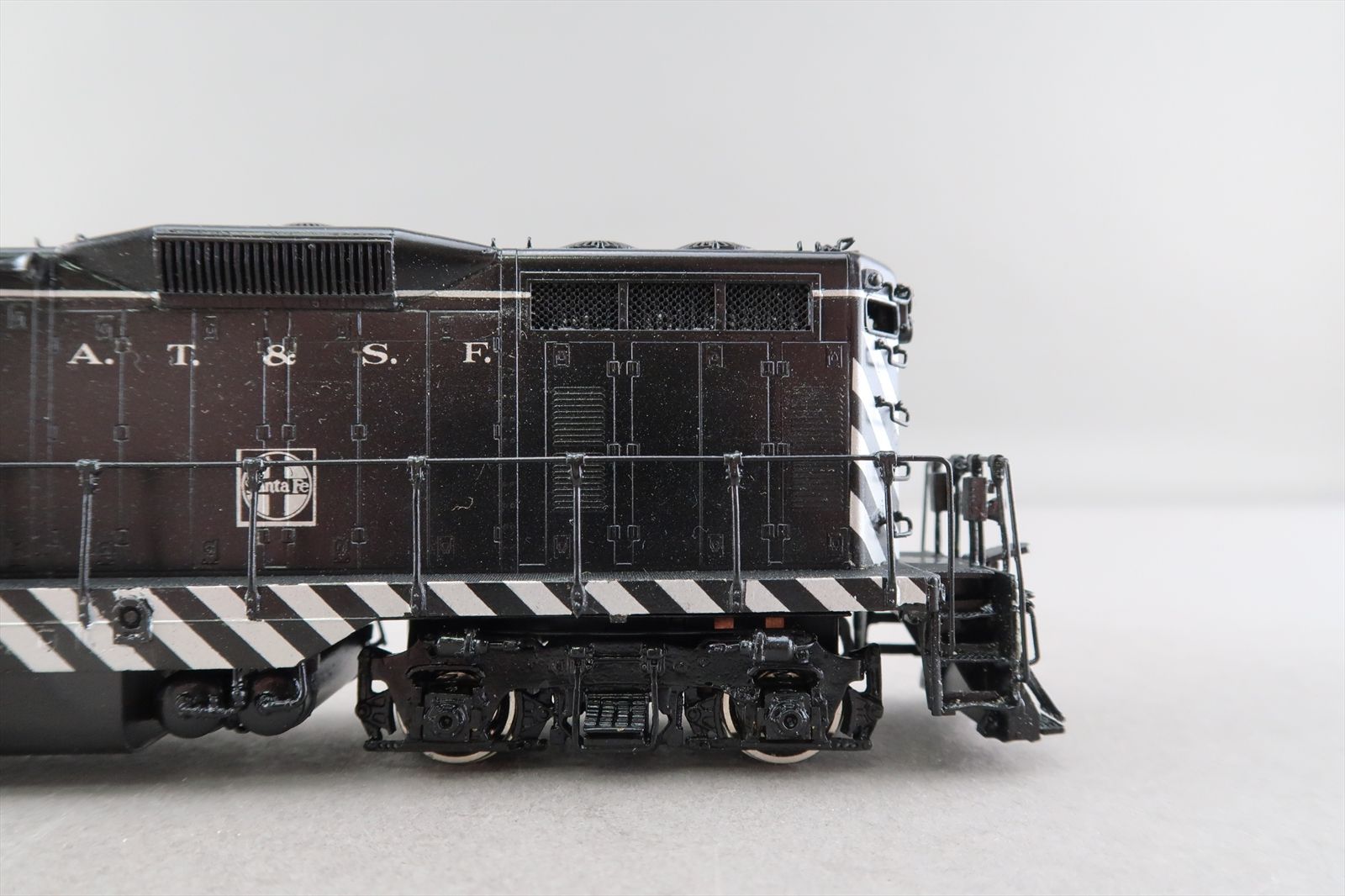 HO Brass Model - Key AT&SF Santa Fe GP7 Phase I Zebra Stripe #2691 - F/P - 1995 Run - F.M. Models