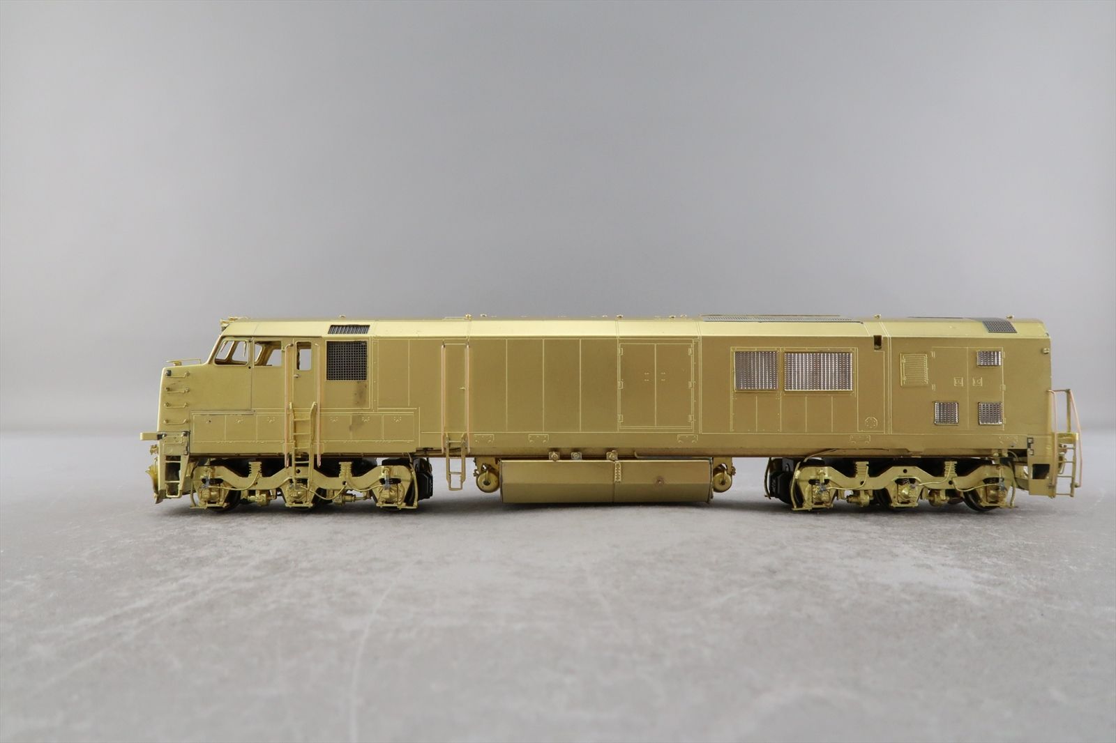 HO Brass Model - OMI 5898 Amtrak GE P30CH #700-724 - Unpainted - 1994 ...