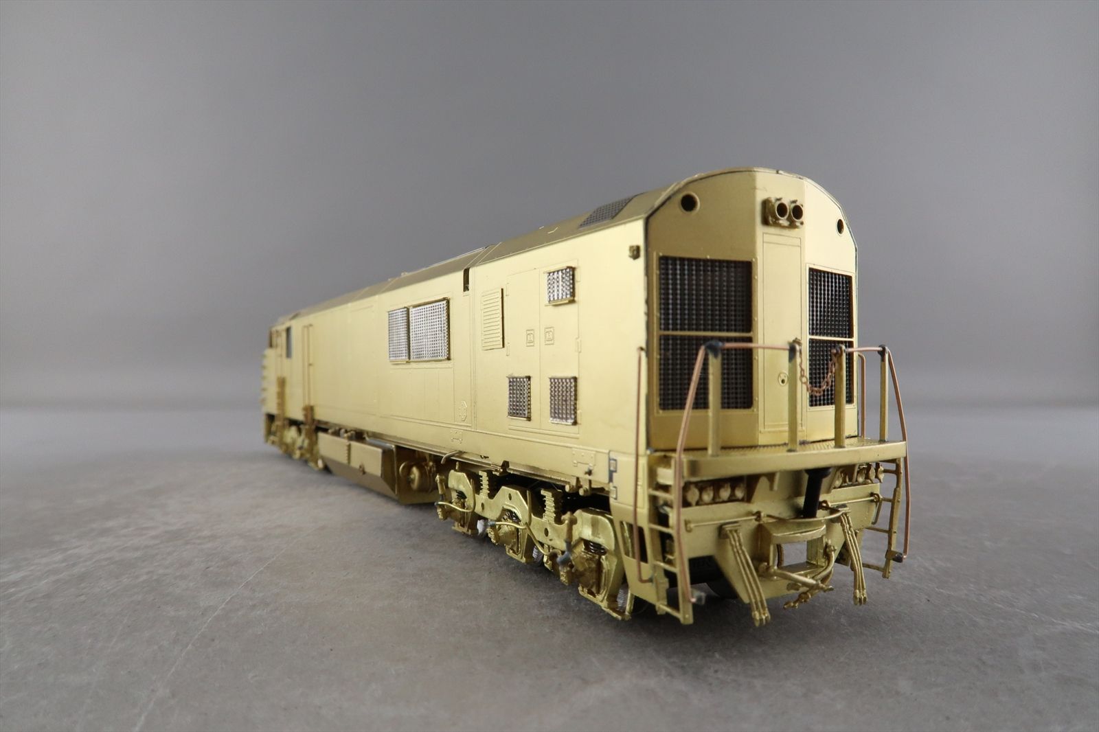 HO Brass Model - OMI 5898 Amtrak GE P30CH #700-724 - Unpainted - 1994 ...