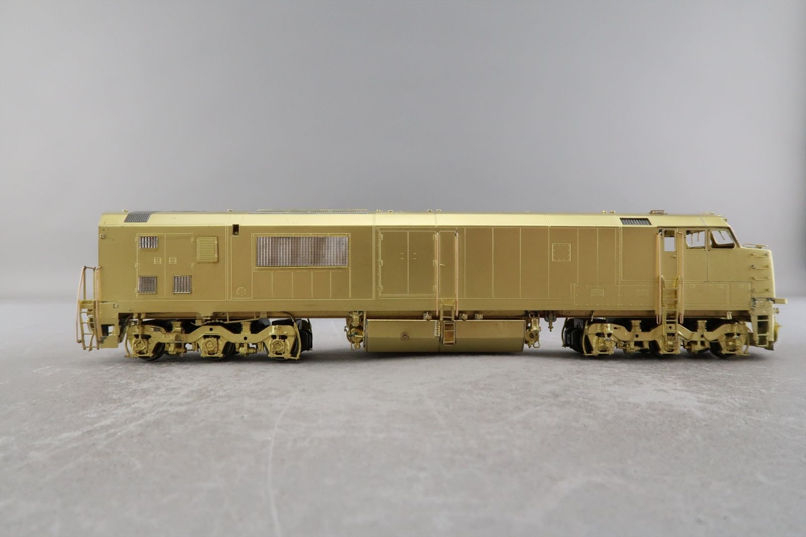 HO Brass Model - OMI 5898 Amtrak GE P30CH #700-724 - Unpainted - 1994 ...