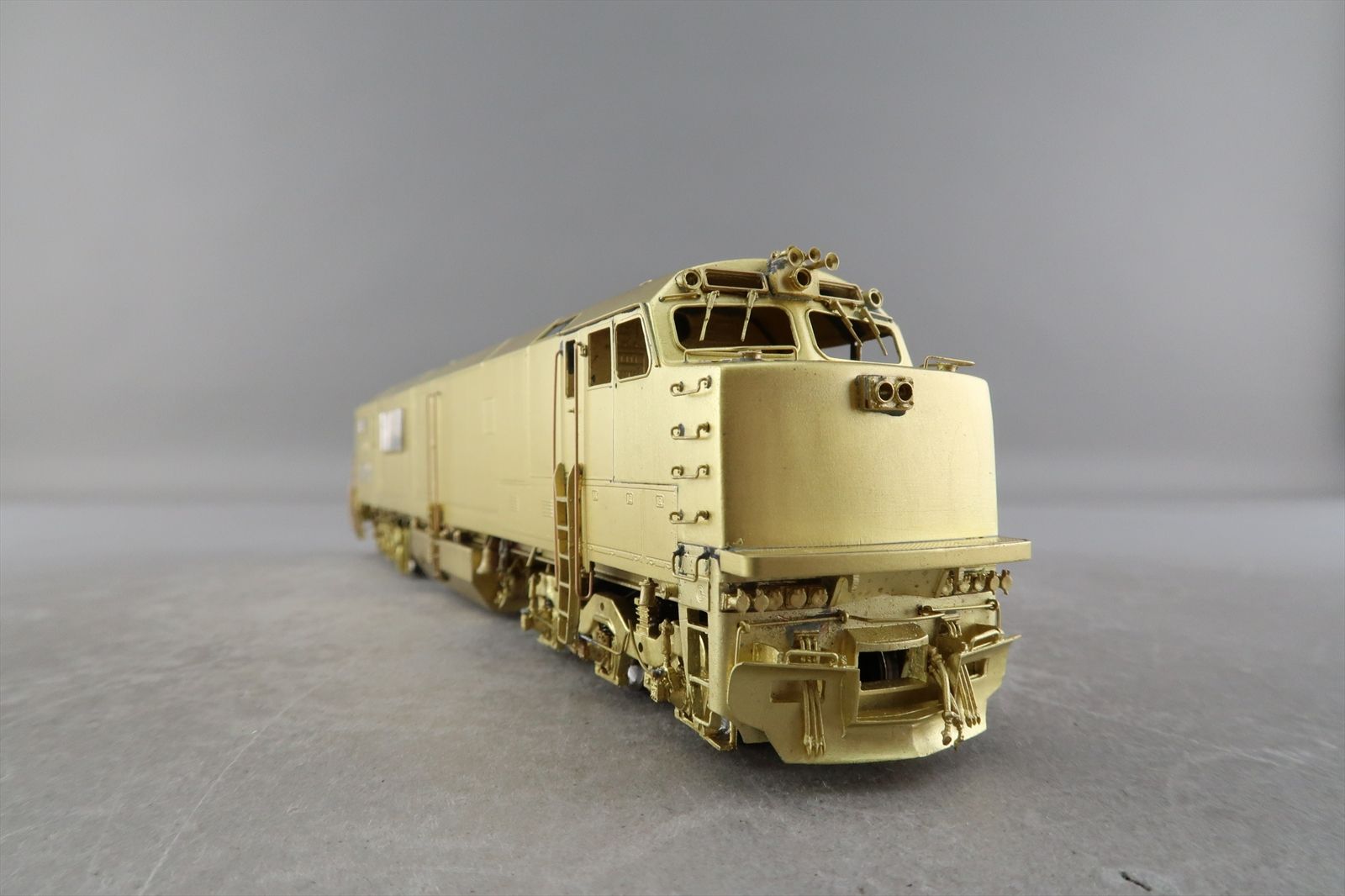 HO Brass Model - OMI 5898 Amtrak GE P30CH #700-724 - Unpainted - 1994 ...