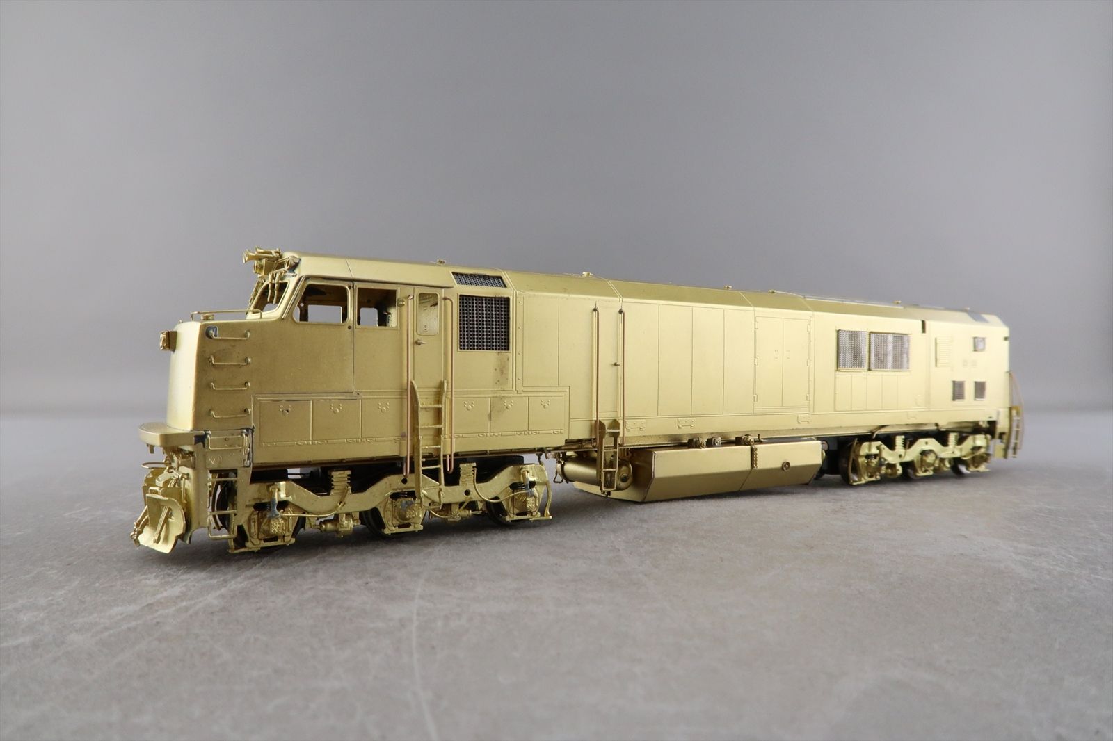 HO Brass Model - OMI 5898 Amtrak GE P30CH #700-724 - Unpainted - 1994 ...