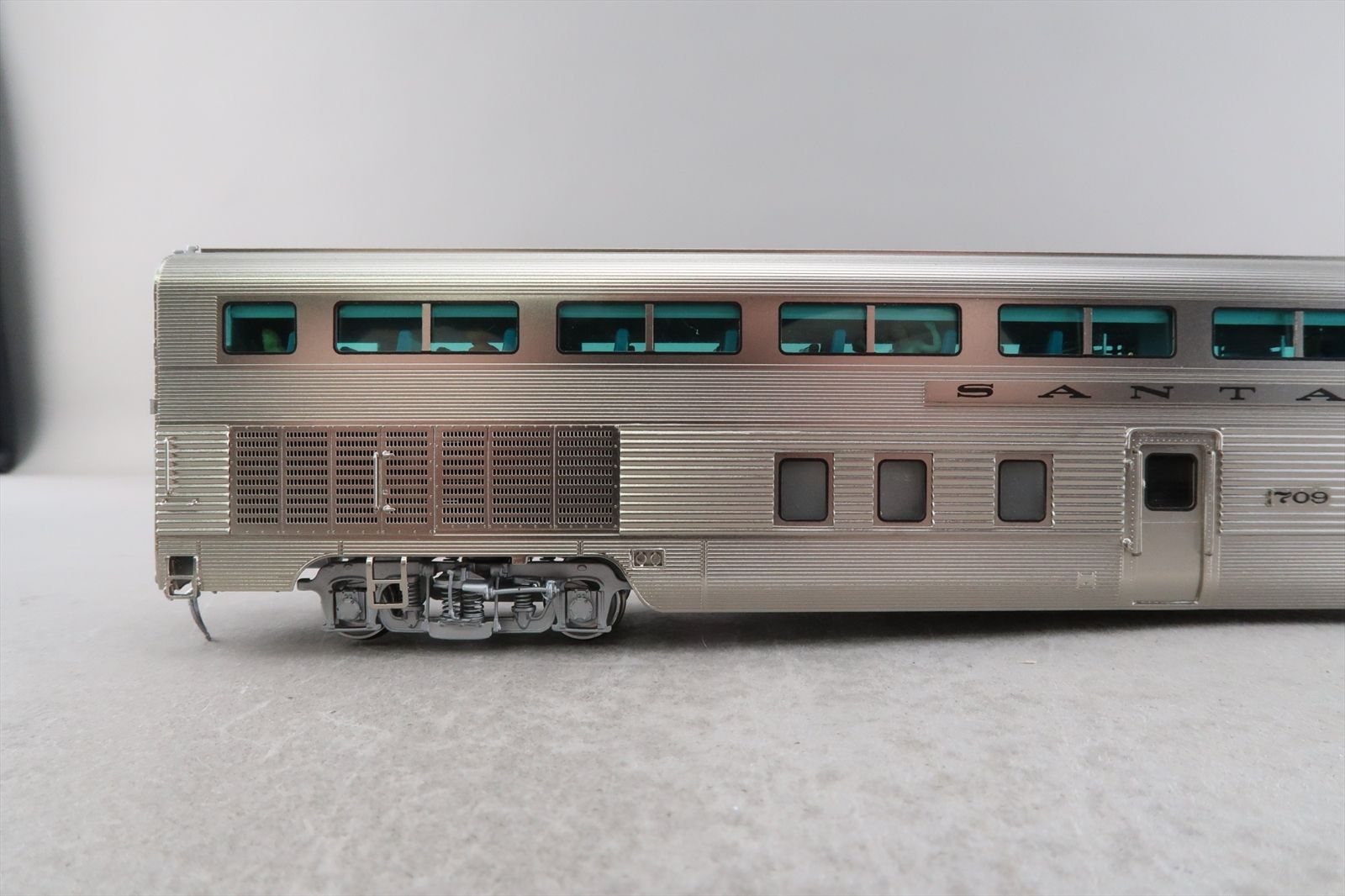 HO Brass Model - OMI 3496.1 AT&SF SF Santa Fe High Level Chair Car #709 ...