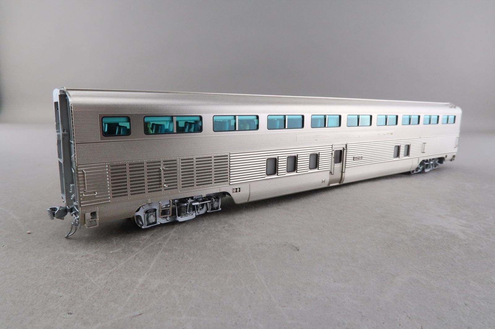 HO Brass Model - OMI 3496.1 AT&SF SF Santa Fe High Level Chair Car #724 - F/P - 2001 Run - Ajin