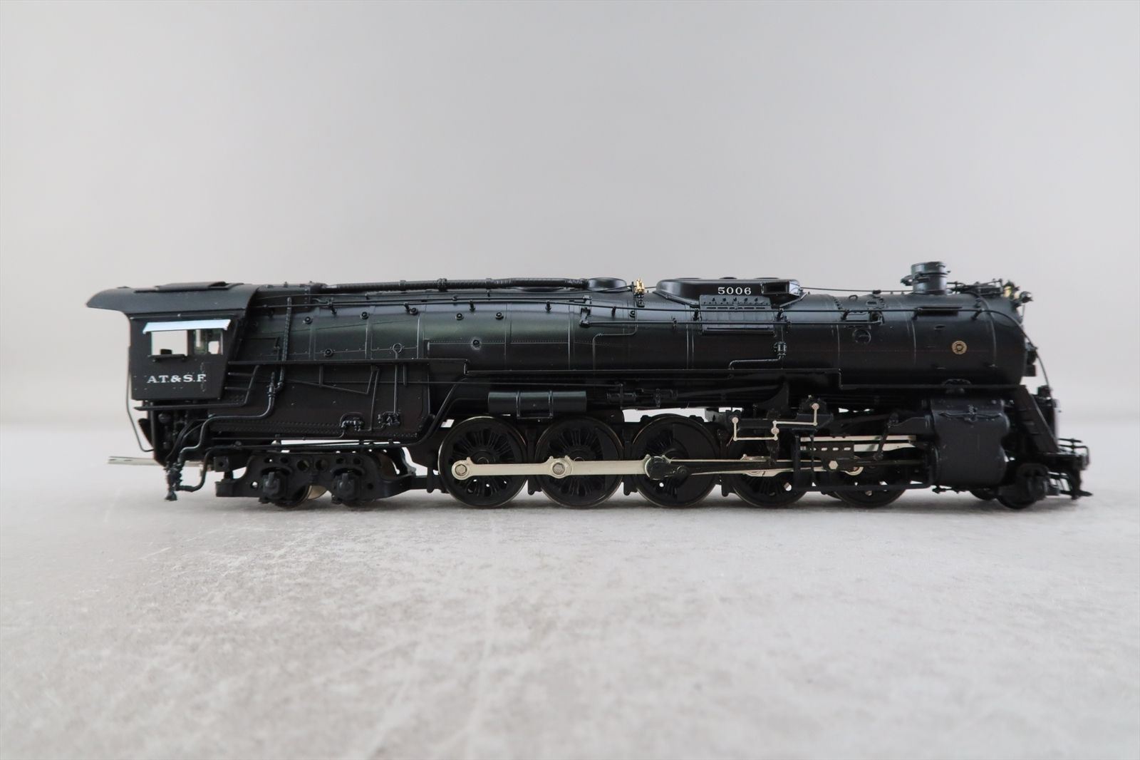 HO Brass Model - HM Hallmark Super Crown 069D AT&SF Santa Fe 2-10-4 ...