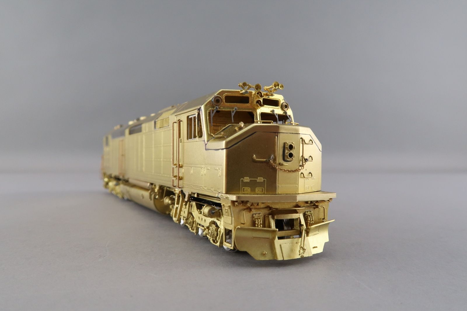 HO Brass Model - OMI 5886 Amtrak SDP40F #540-649 - Unpainted - 1993 Run ...