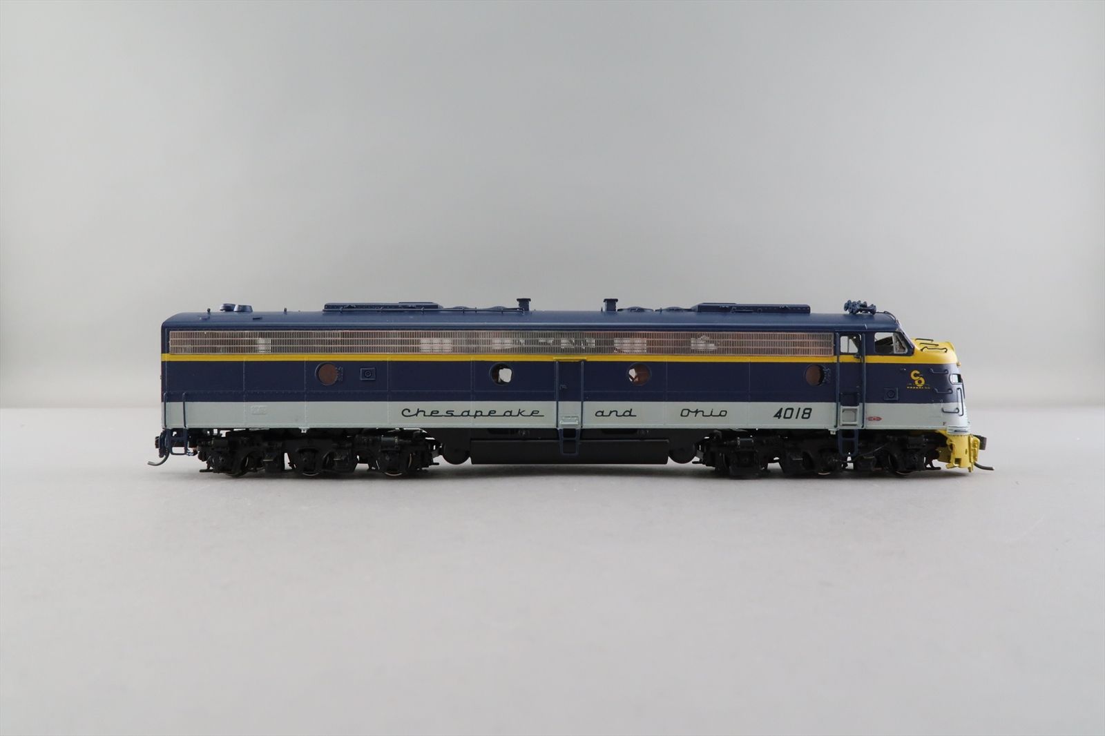 HO Brass Model - OMI 6011 C&O Chesapeake & Ohio E8 E8A #4018 - Custom - 1989 Run - Ajin