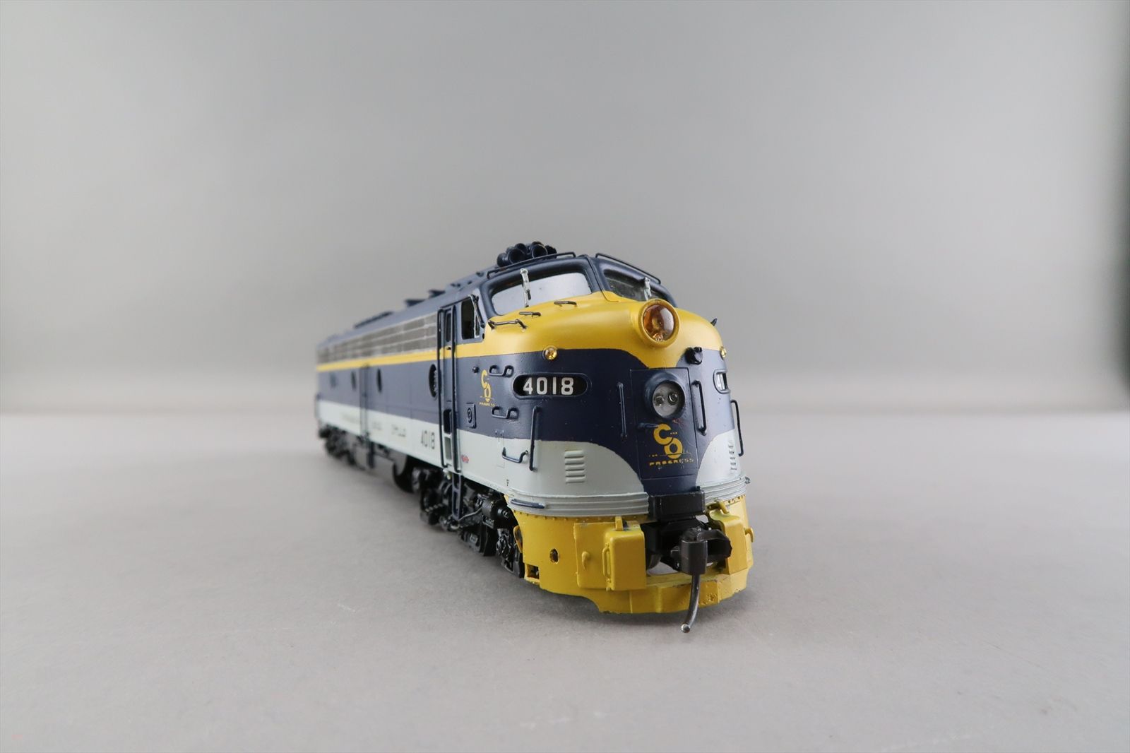 HO Brass Model - OMI 6011 C&O Chesapeake & Ohio E8 E8A #4018 - Custom - 1989 Run - Ajin