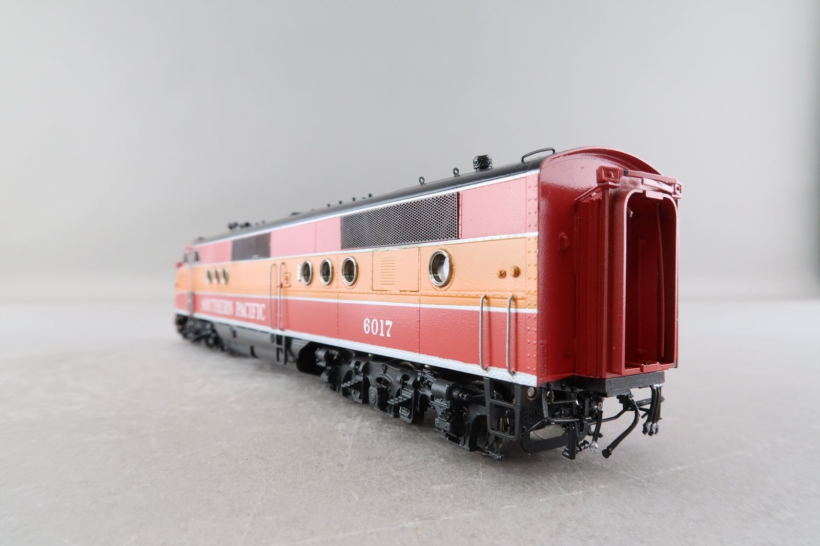 HO Brass Model - OMI 5350 SP Southern Pacific E2 E2A Queen Mary 1949 Daylight #6017 - Pro Paint ...
