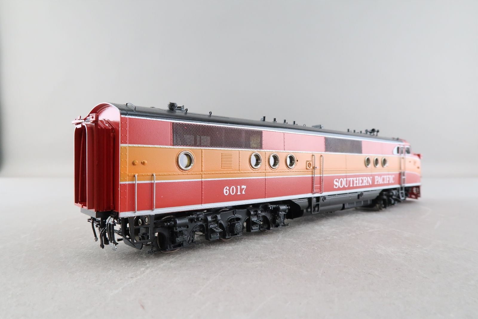 HO Brass Model - OMI 5350 SP Southern Pacific E2 E2A Queen Mary 1949 Daylight #6017 - Pro Paint ...