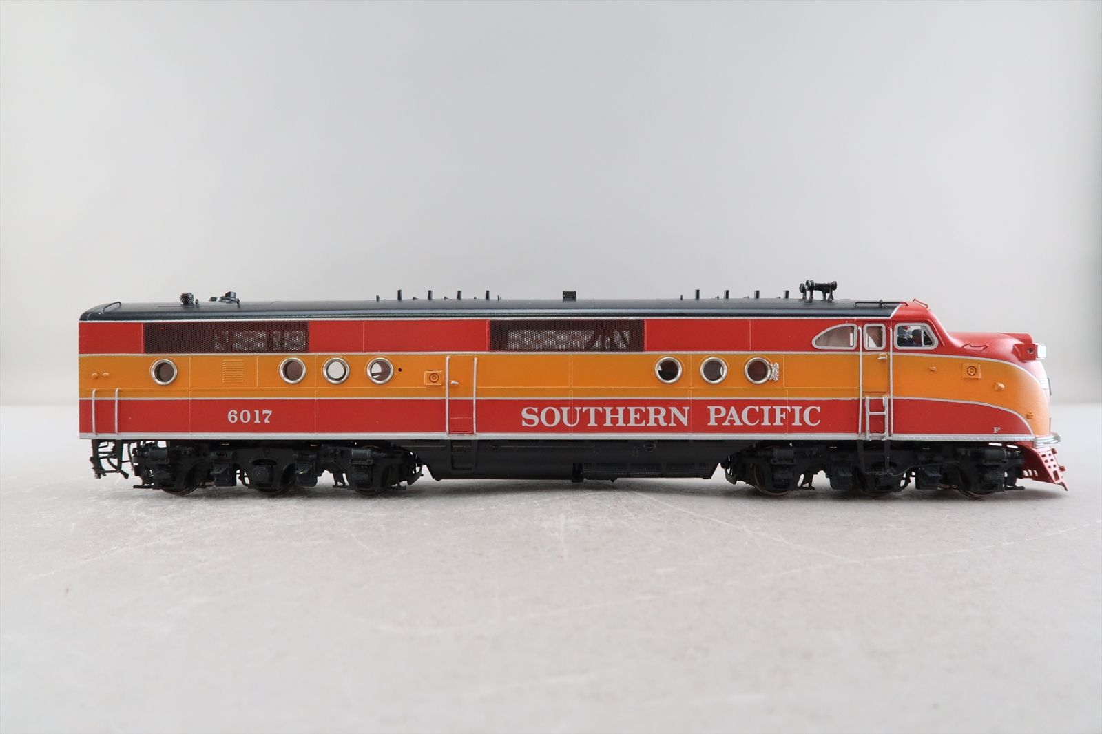 HO Brass Model - OMI 5350 SP Southern Pacific E2 E2A Queen Mary 1949 Daylight #6017 - Pro Paint ...