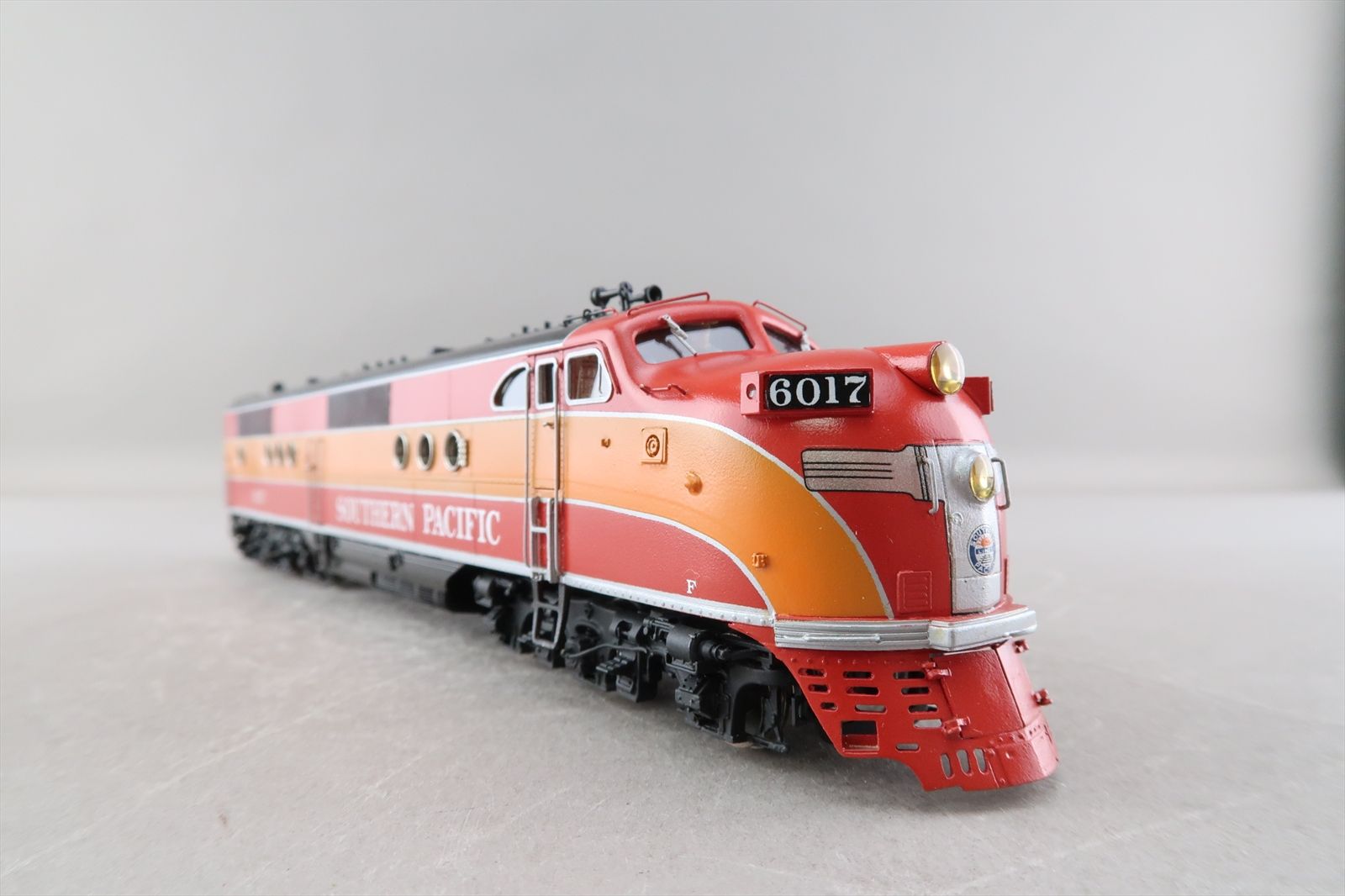 HO Brass Model - OMI 5350 SP Southern Pacific E2 E2A Queen Mary 1949 Daylight #6017 - Pro Paint ...