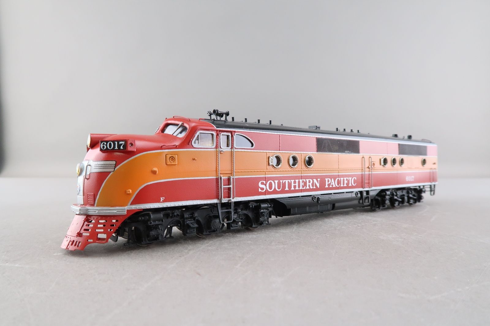 HO Brass Model - OMI 5350 SP Southern Pacific E2 E2A Queen Mary 1949 Daylight #6017 - Pro Paint ...