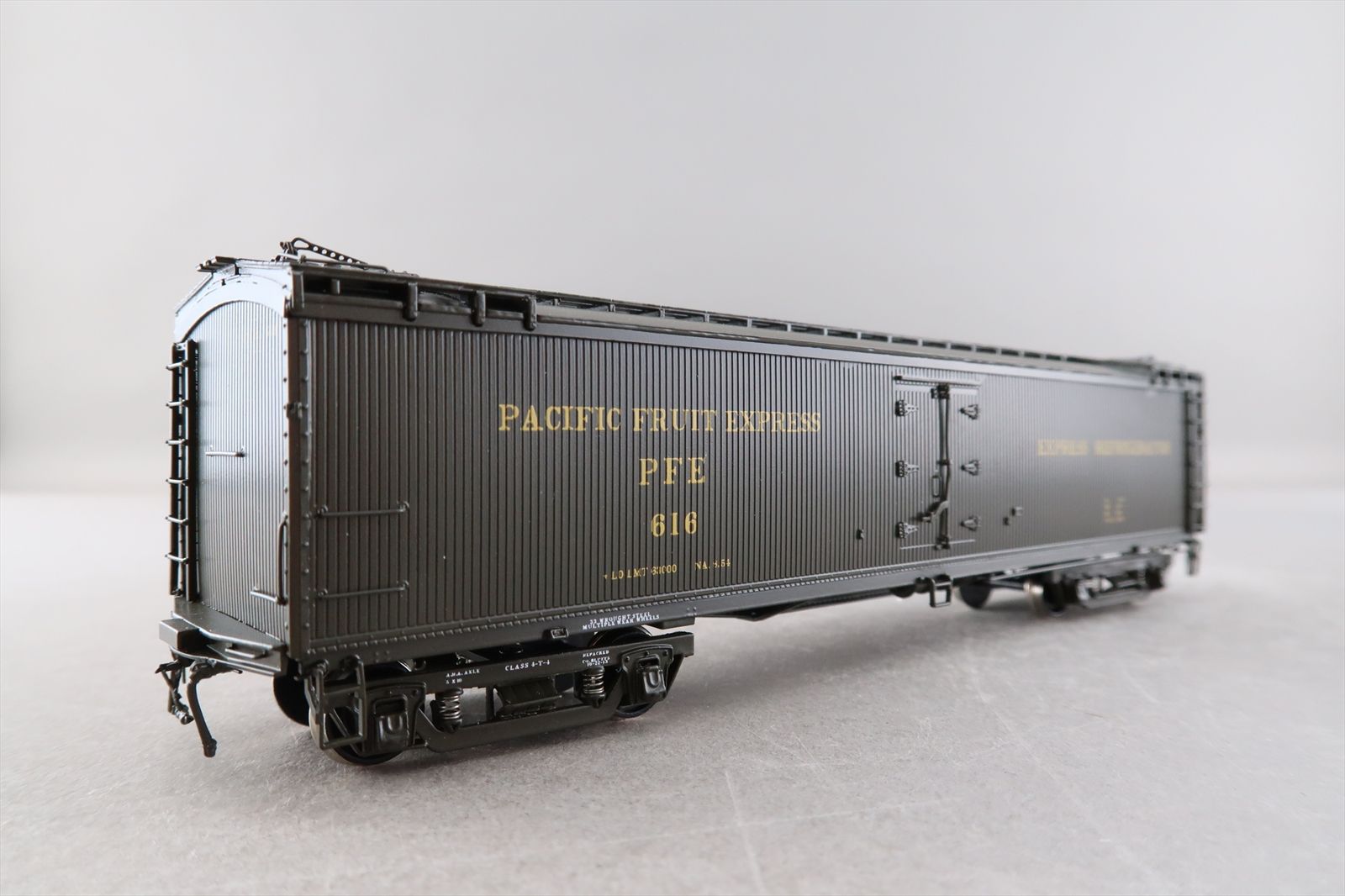 HO Brass Model - CIL 2530.1 PFE Pacific Fruit Express Reefer ...