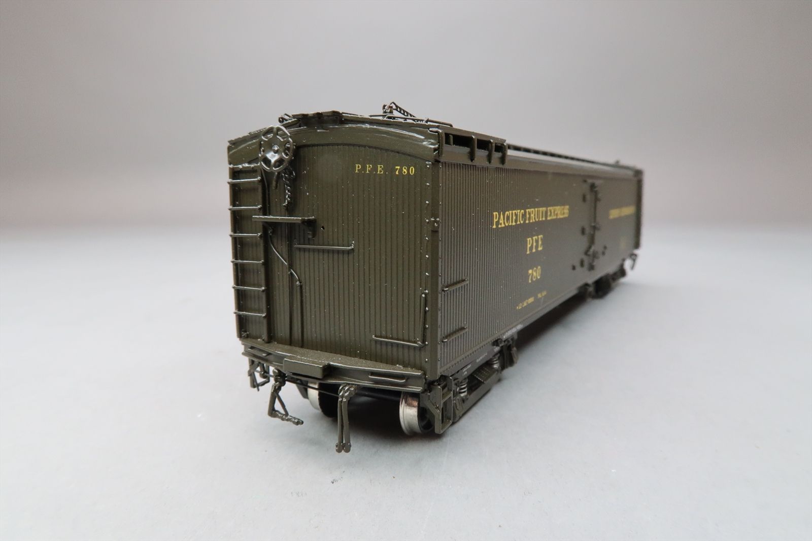 HO Brass Model - CIL 2530.1 PFE Pacific Fruit Express Reefer ...