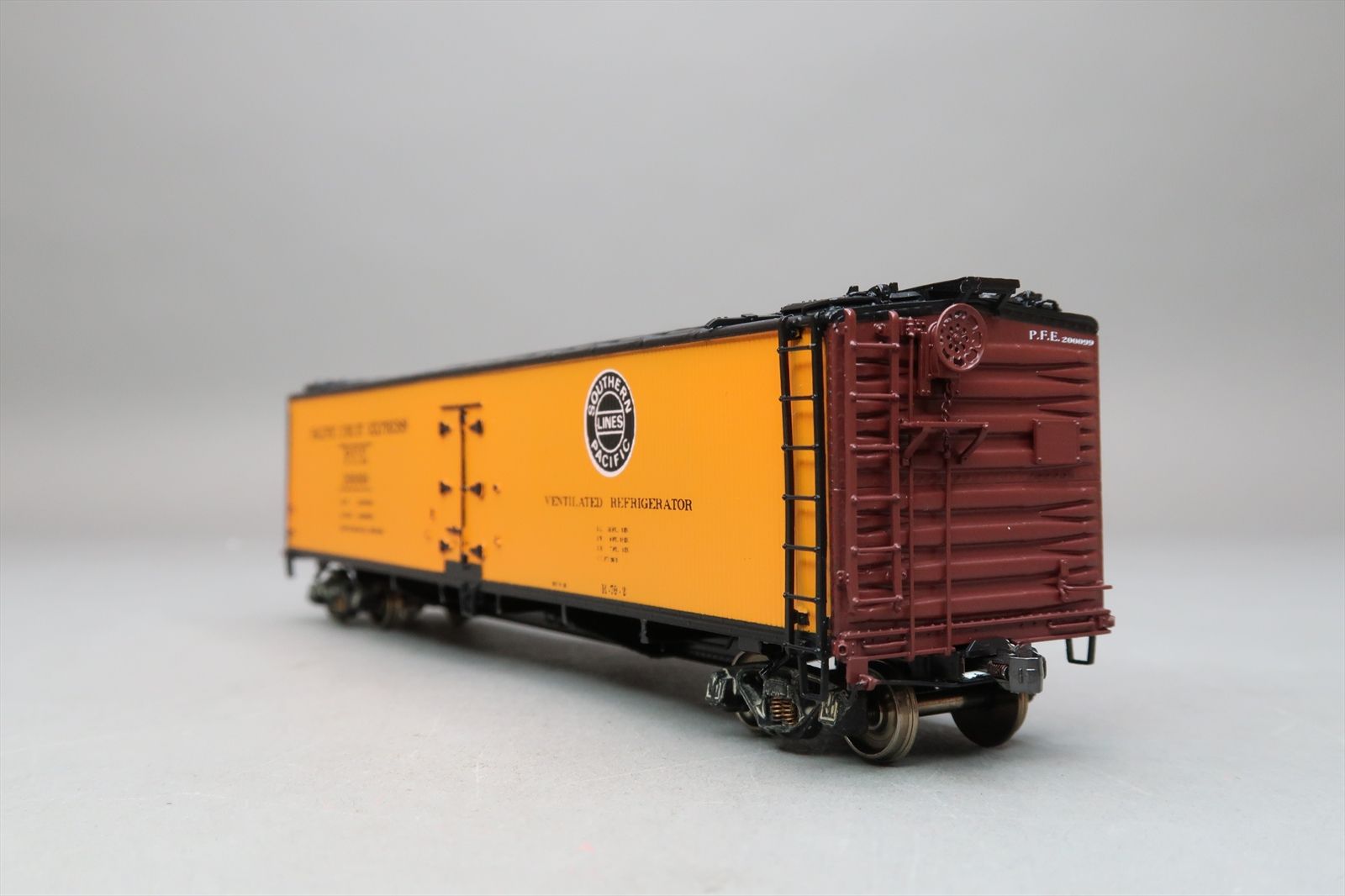 HO Brass Model - PSC 16686-2 UP PFE Pacific Fruit Express R-70-2 52' Ice Reefer #200099 - F/P ...