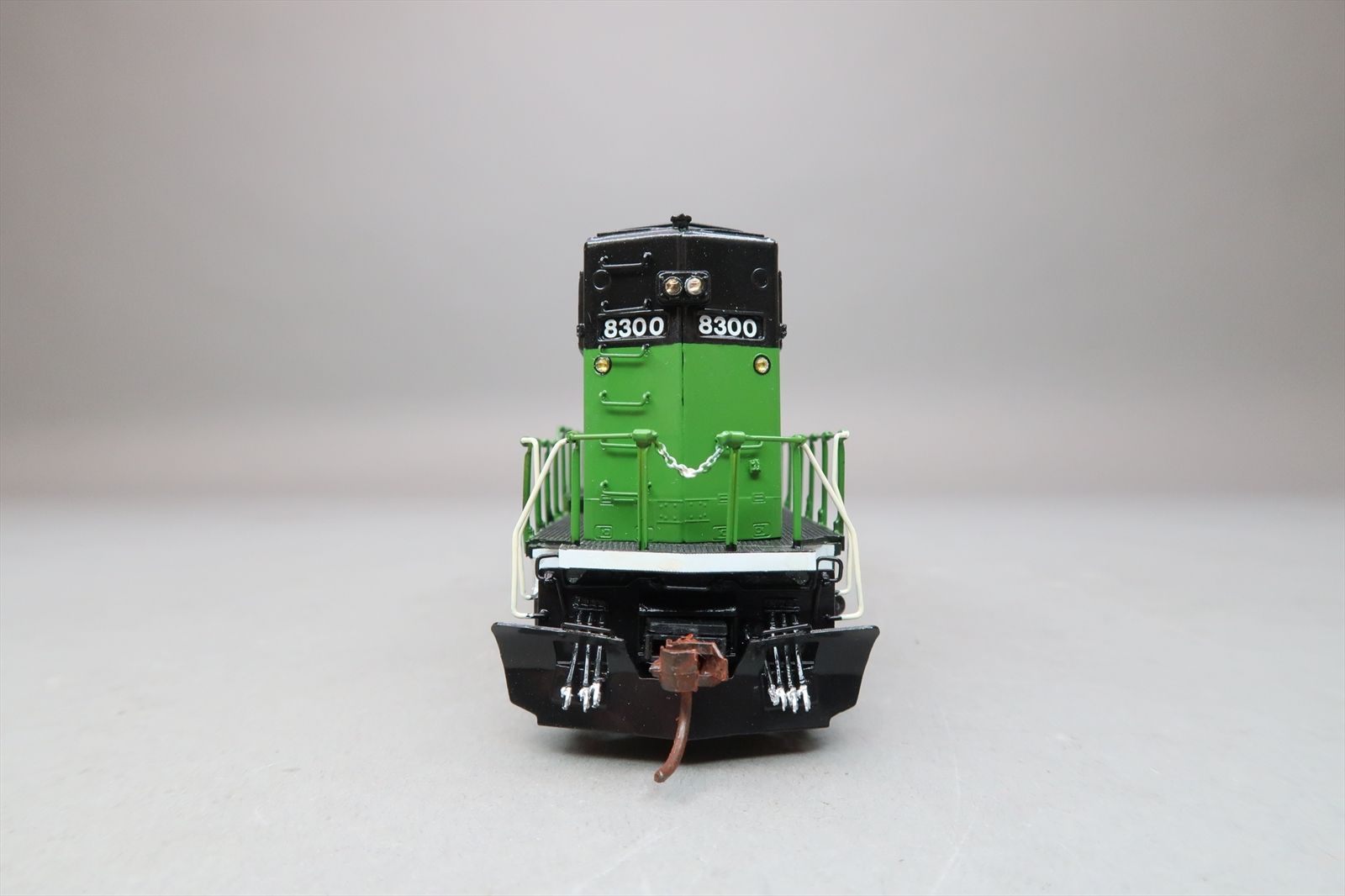 HO Brass - OMI 5043 BN Burlington Northern SD60 Diesel #8300 - Custom - 1987 Run - Ajin