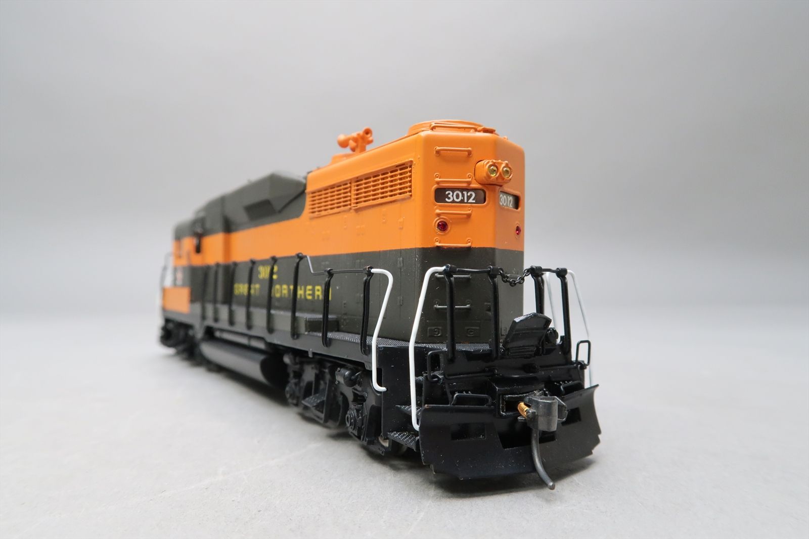 HO Brass Model - Oriental GN Great Northern GP30 Phase II Low Hood ...