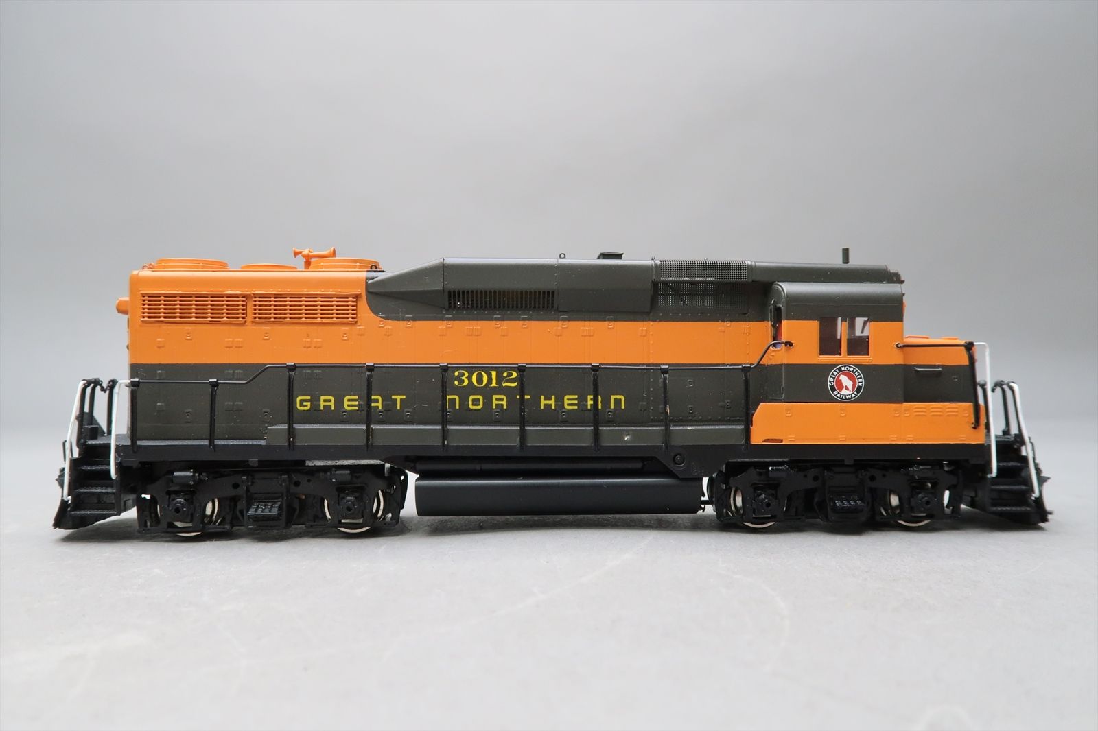 HO Brass Model - Oriental GN Great Northern GP30 Phase II Low Hood ...