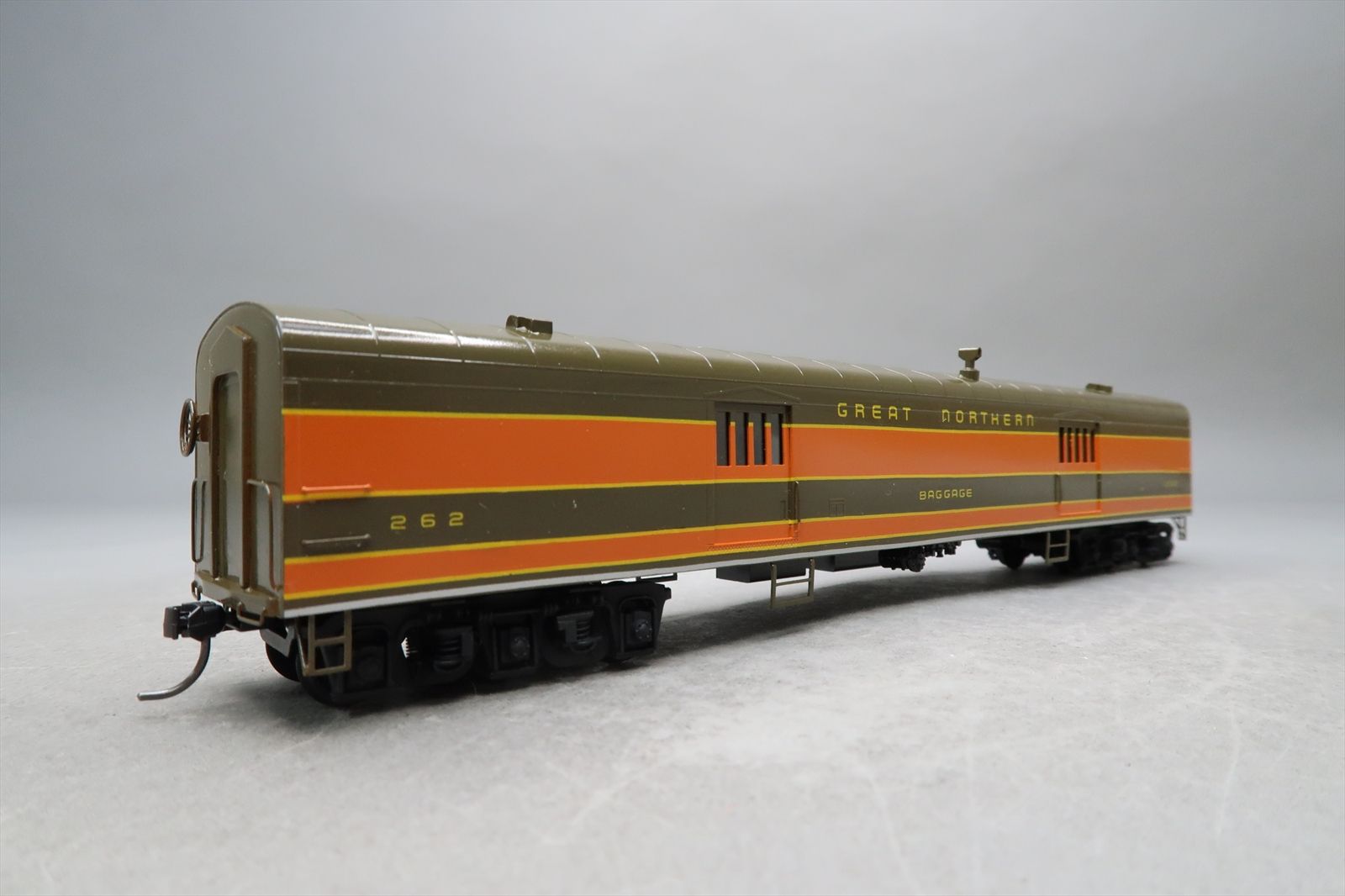 HO Brass Model - Oriental GN Great Northern Streamlined Baggage Car ...