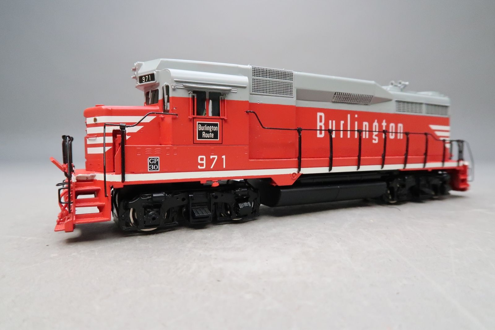 HO Brass Model - CIL 2156.1 CB&Q Burlington GP30 Phase II #971 - F/P ...