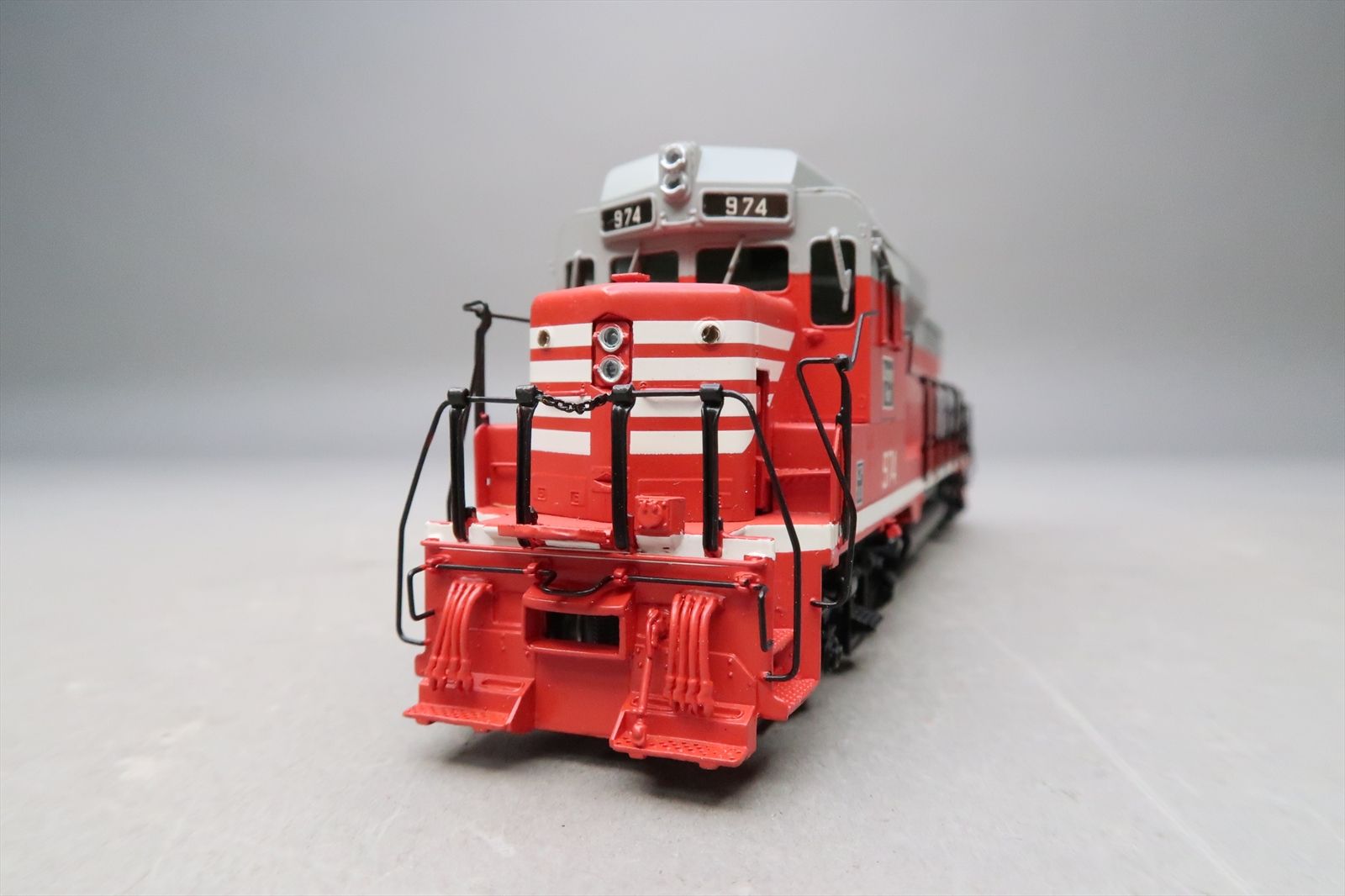 HO Brass Model - CIL 2156.1 CB&Q Burlington GP30 Phase II #974 - F/P ...