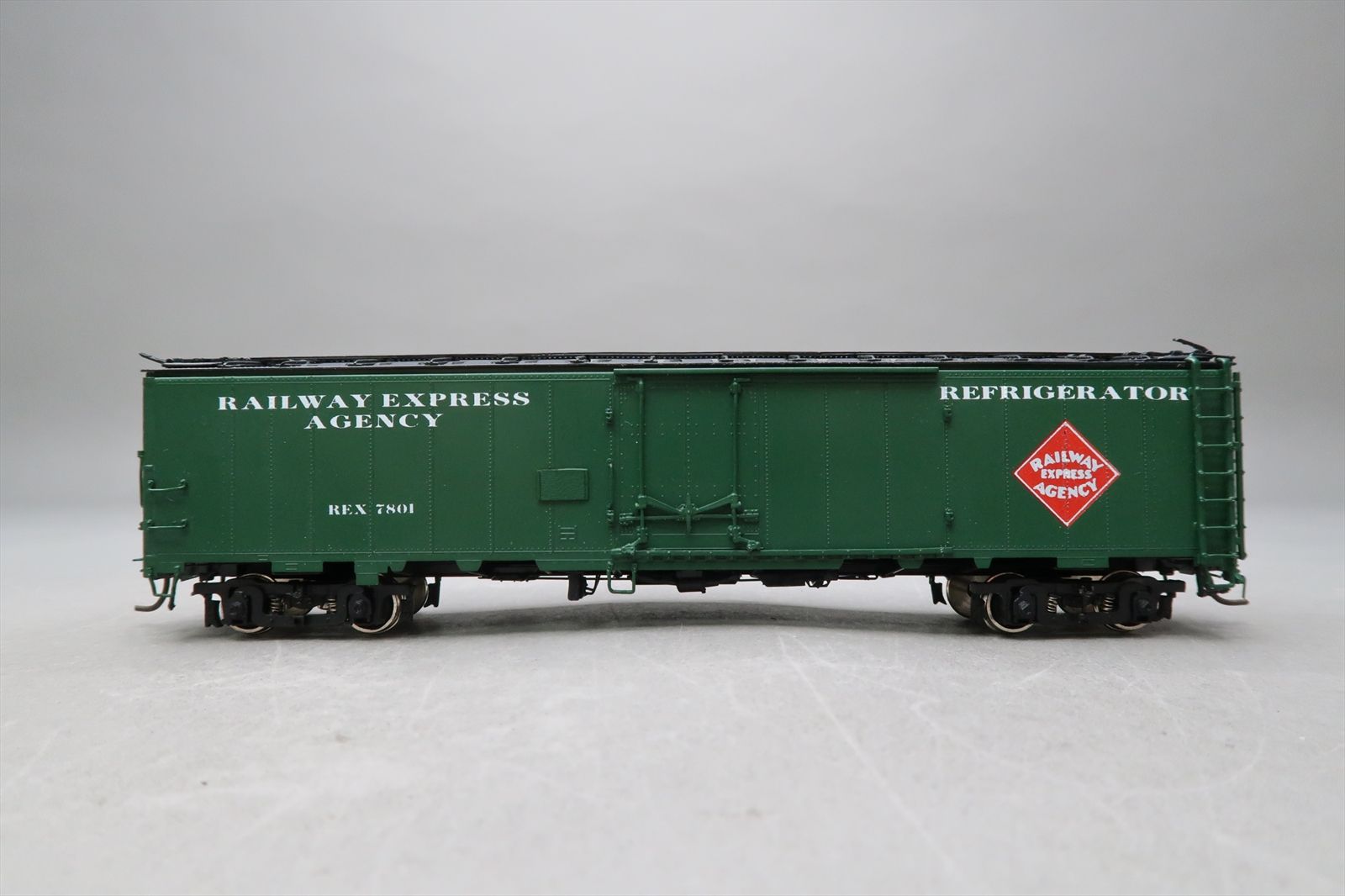 HO Brass Model - CIL 2068.1 REA Railway Express Agency 52' Reefer REX ...