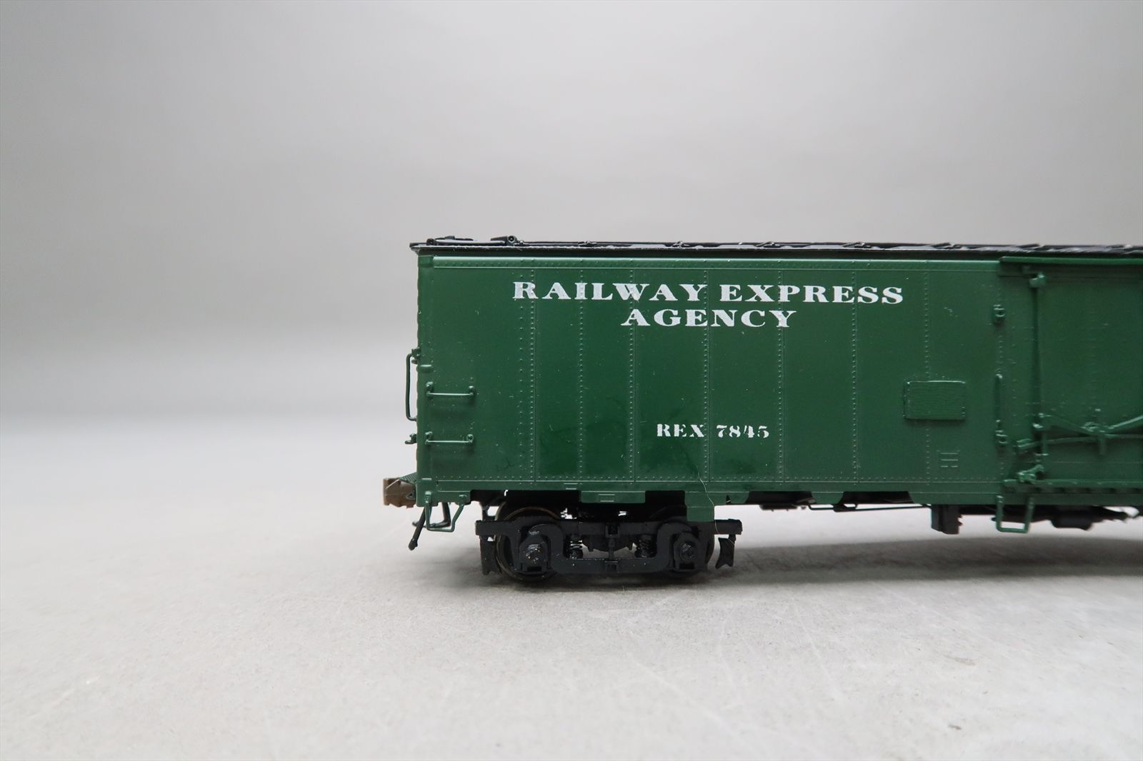HO Brass Model - CIL 2068.1 REA Railway Express Agency 52' Reefer REX ...