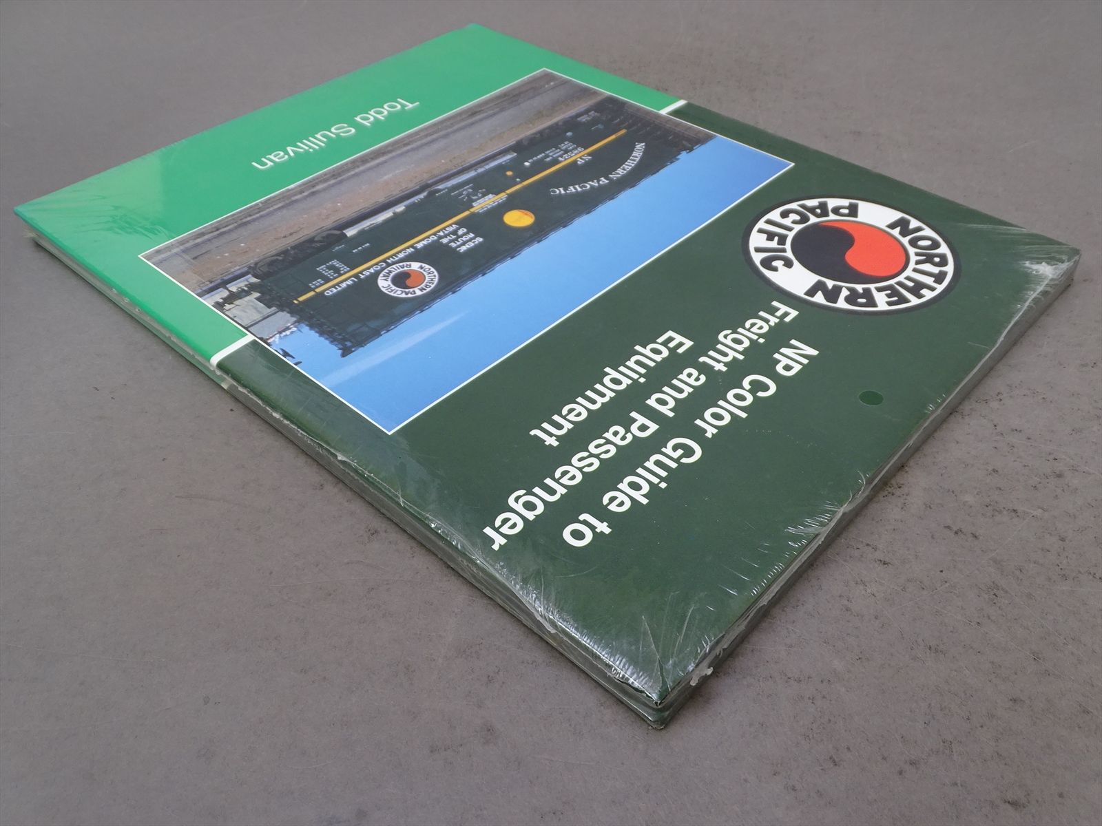 Railroad Book - NP (Northern Pacific) Color Guide to Freight and ...