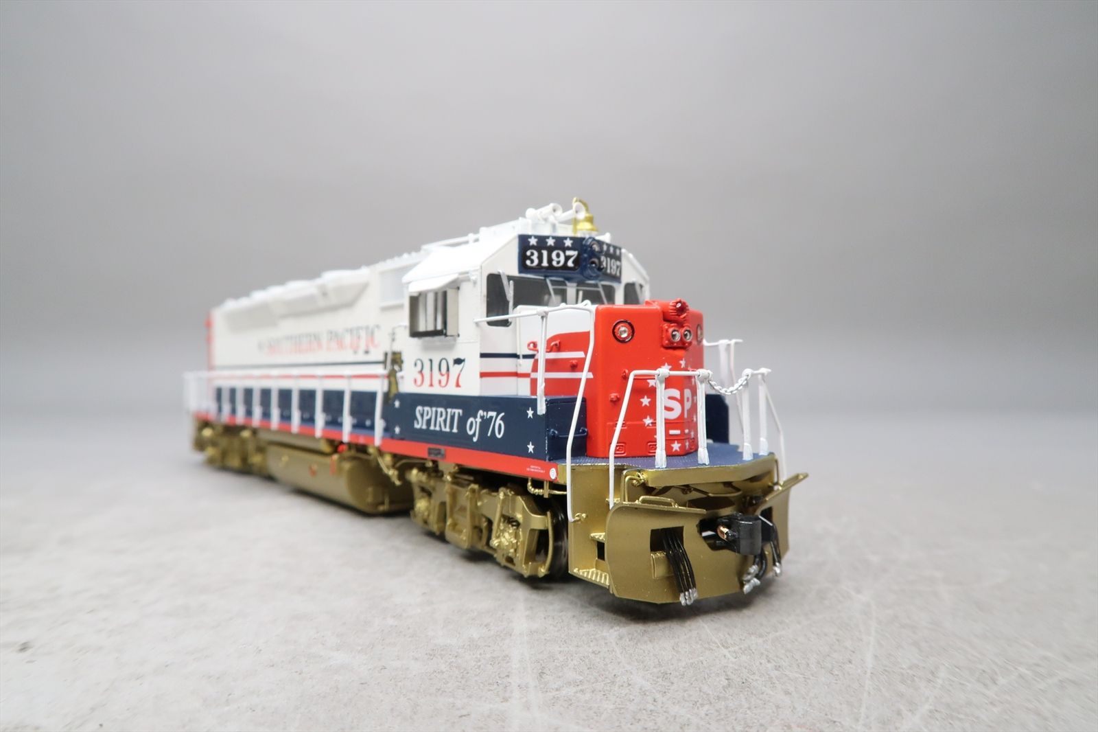 HO Brass Model - OMI 087010141.1 SP Southern Pacific GP40P-2 Red White Blue Bicentennial Scheme ...