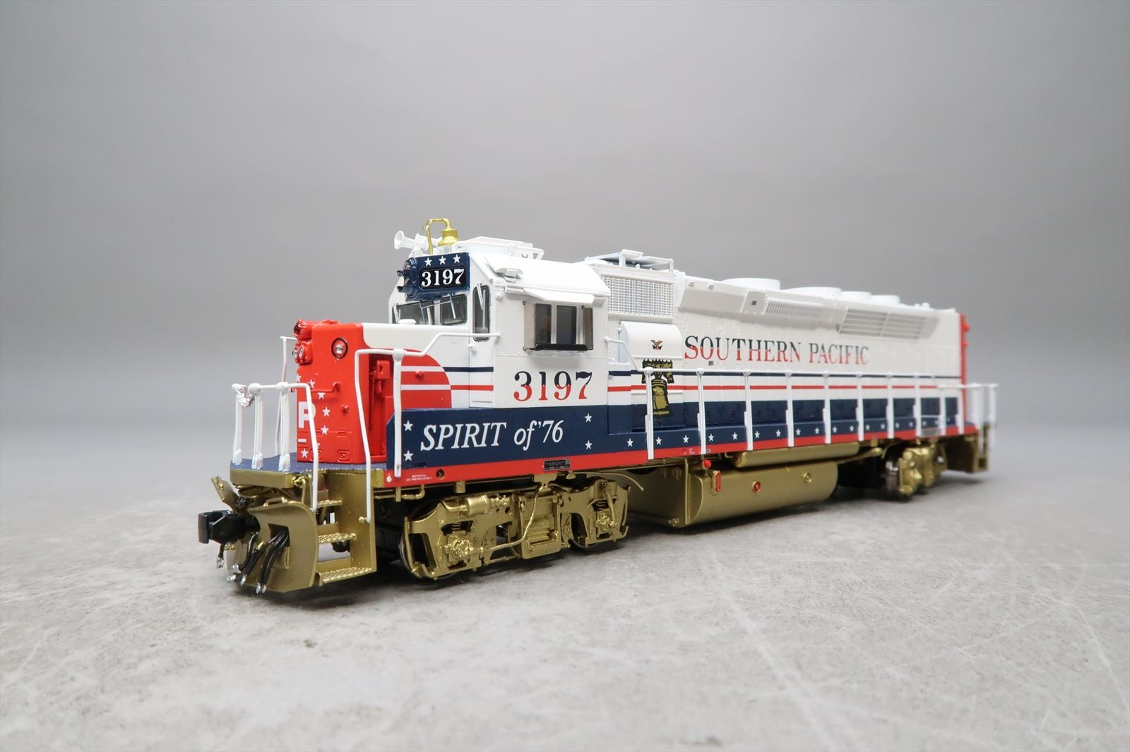 HO Brass Model - OMI 087010141.1 SP Southern Pacific GP40P-2 Red White Blue Bicentennial Scheme ...