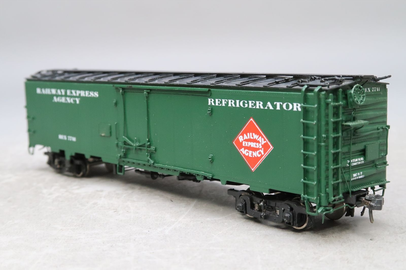 HO Brass Model - CIL 2068.1 REA Railway Express Agency 52' Reefer REX ...