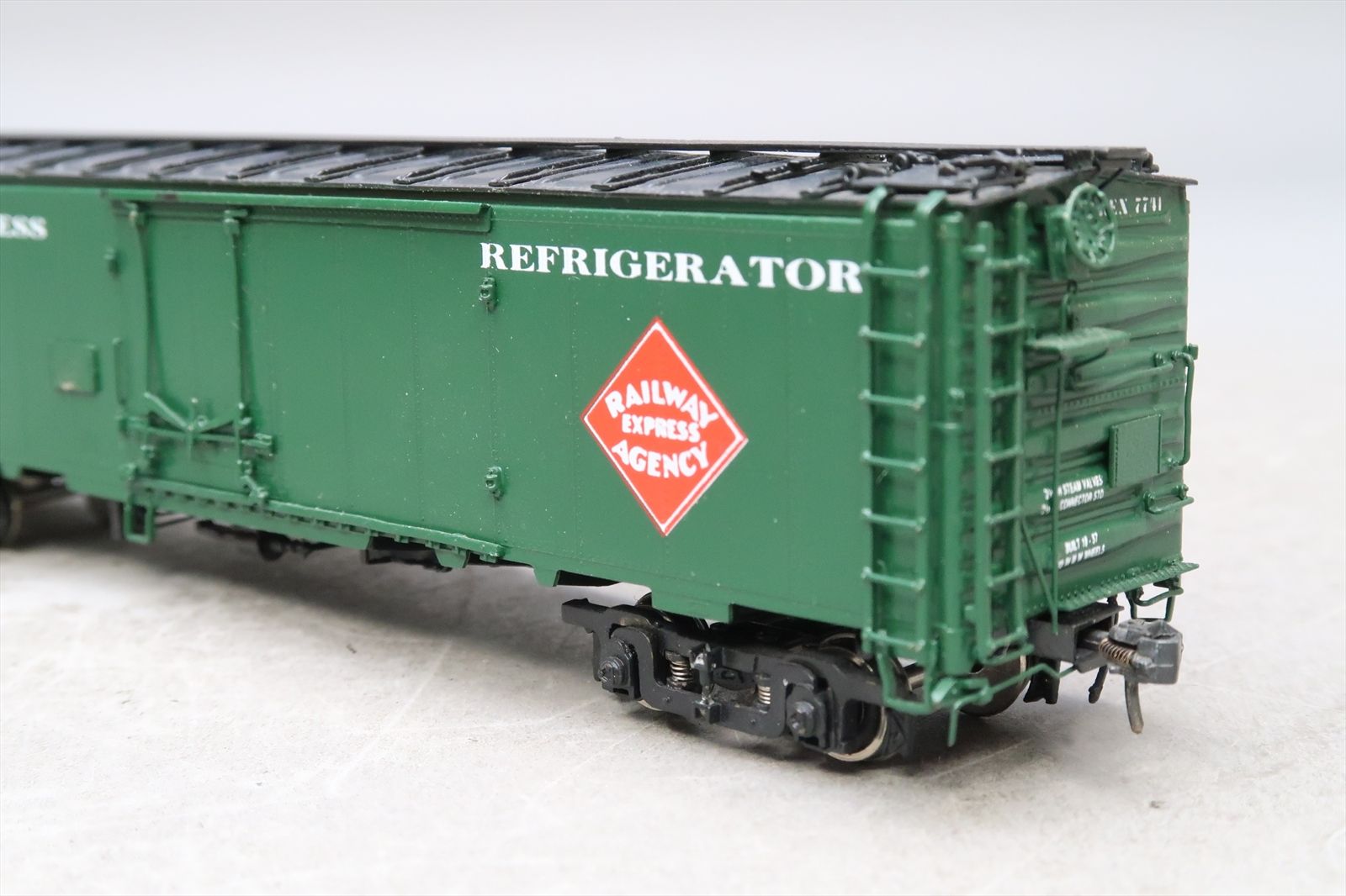 HO Brass Model - CIL 2068.1 REA Railway Express Agency 52' Reefer REX ...