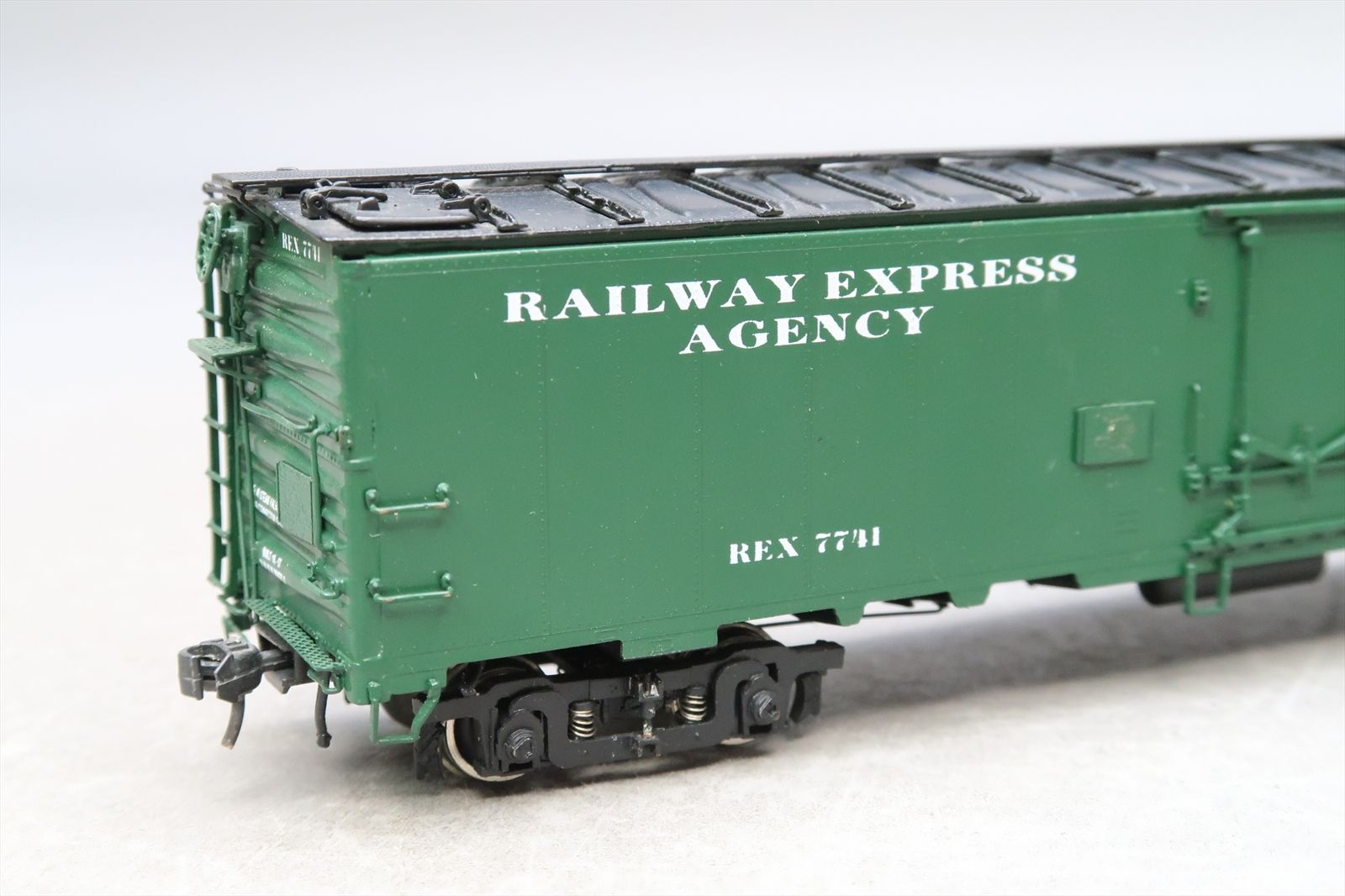 HO Brass Model - CIL 2068.1 REA Railway Express Agency 52' Reefer REX ...